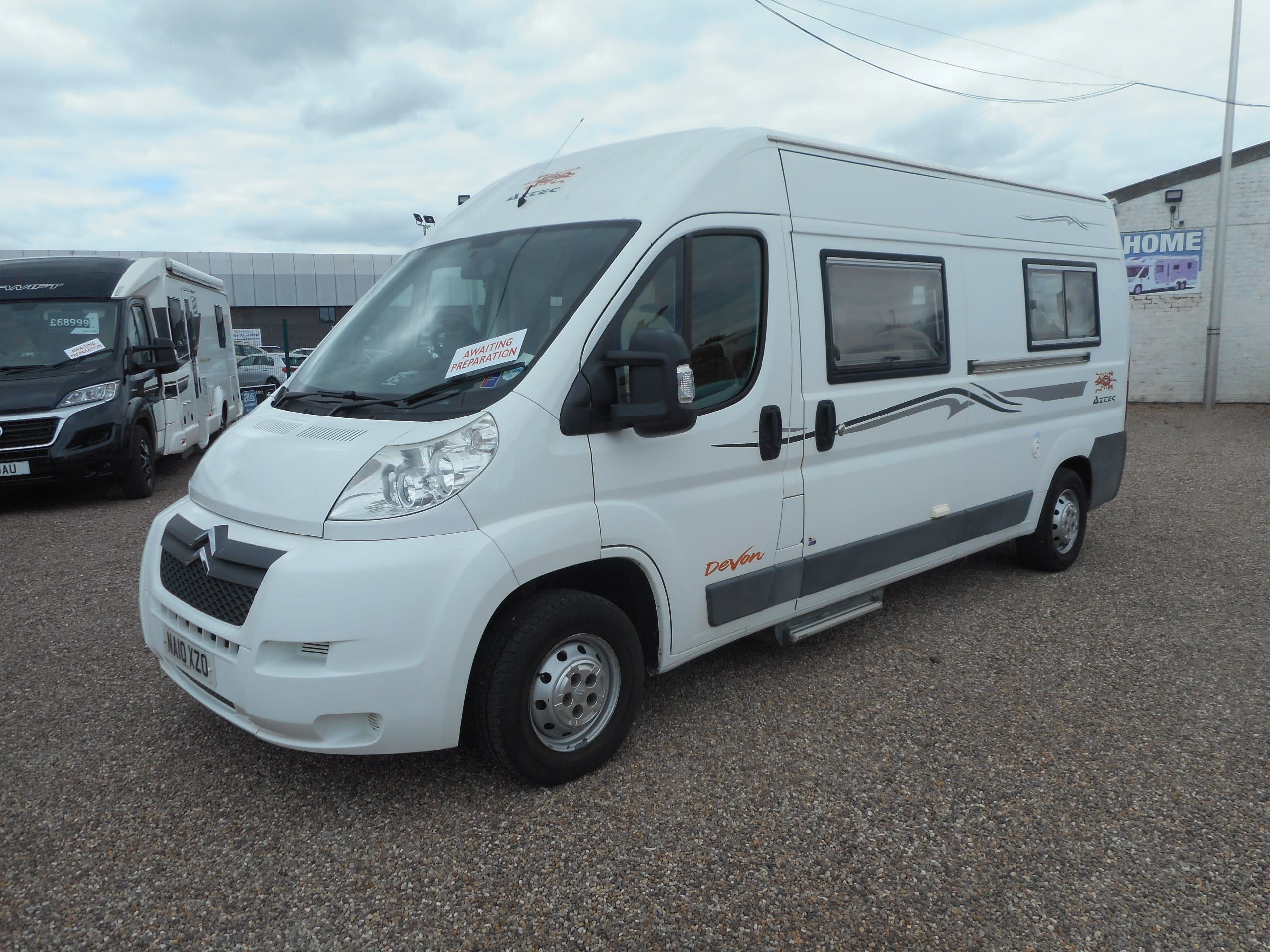 2010 Devon Aztec White