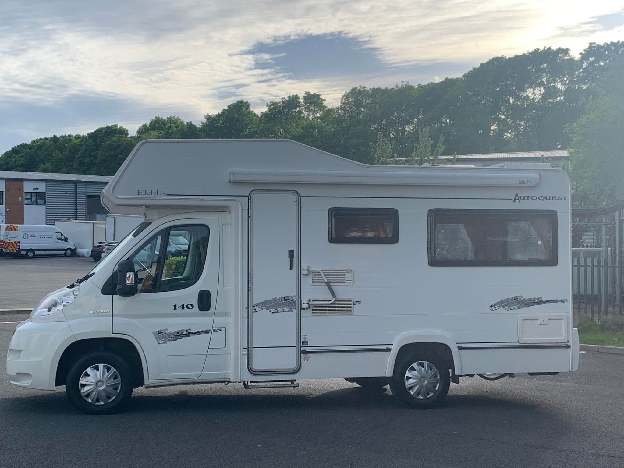 2008 Elddis Autoquest 140 White