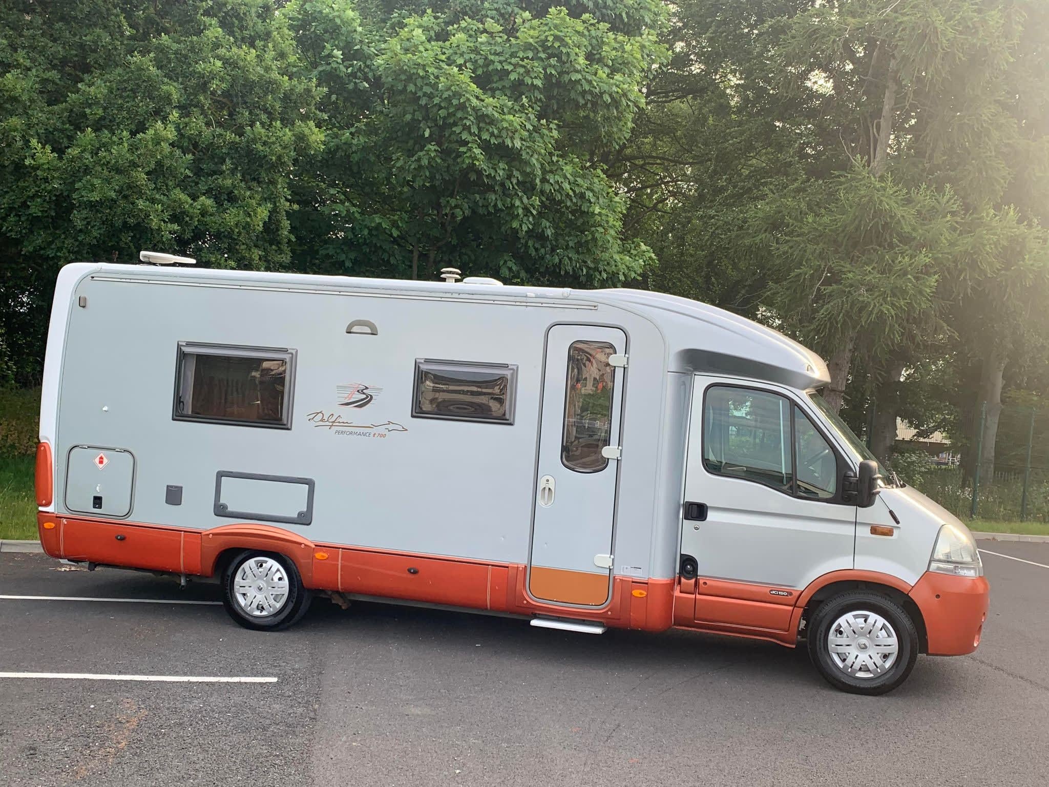 2007 Burstner Delfin T700 Silver