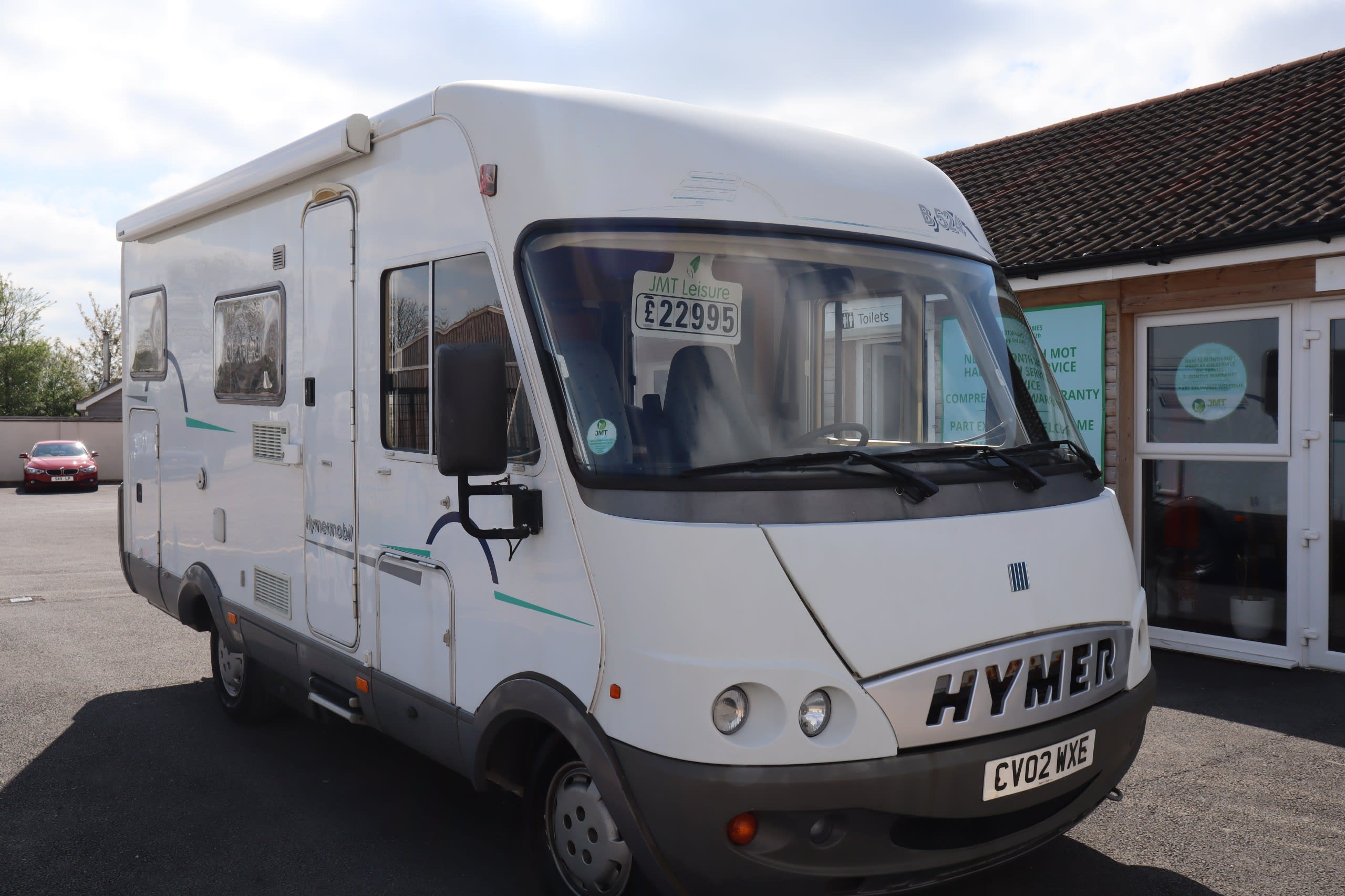 2002 Hymer B524 White