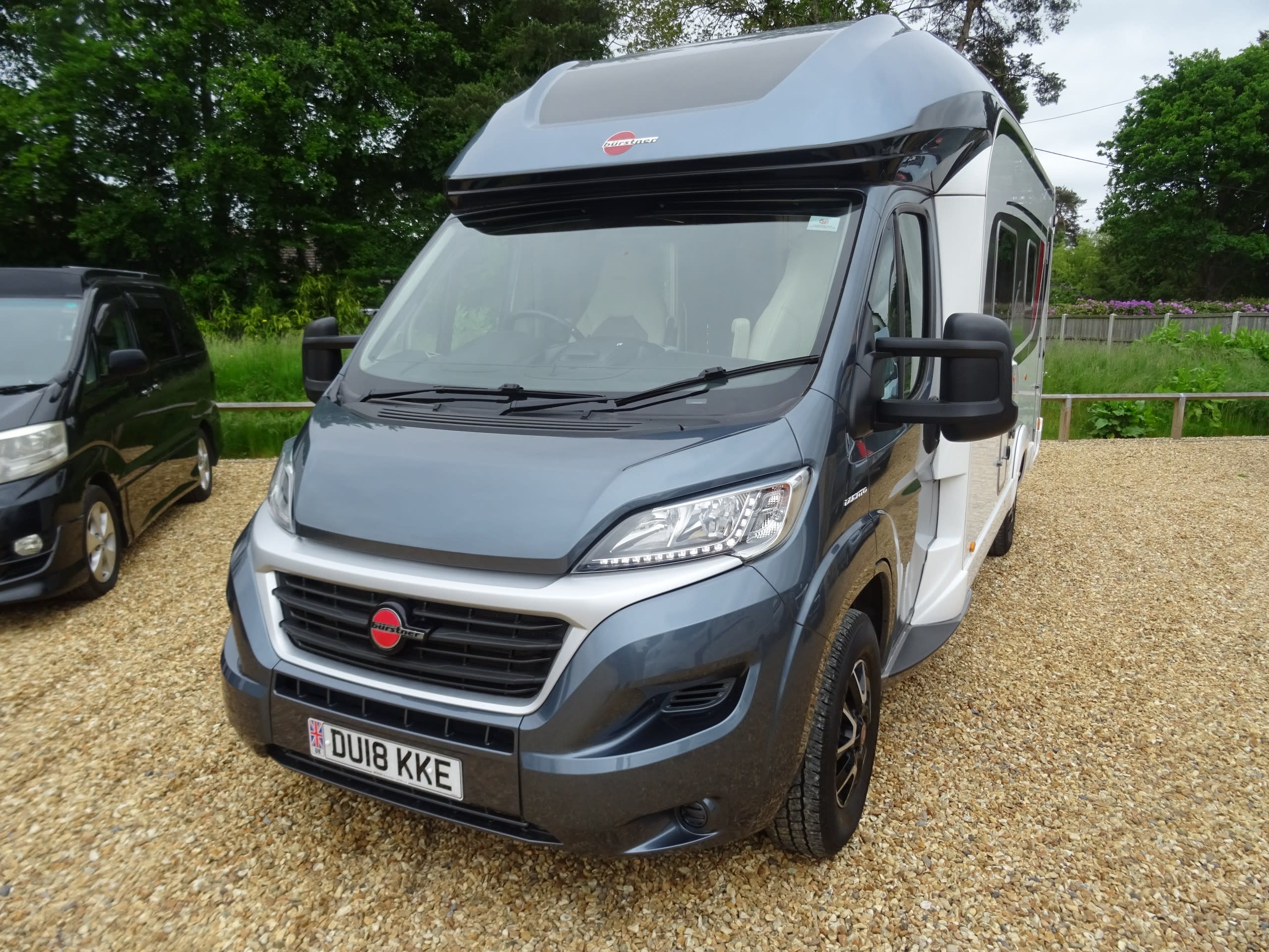 2018 Burstner Ixeo 680 G White