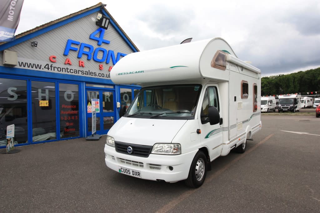 2005 Bessacarr E425 White