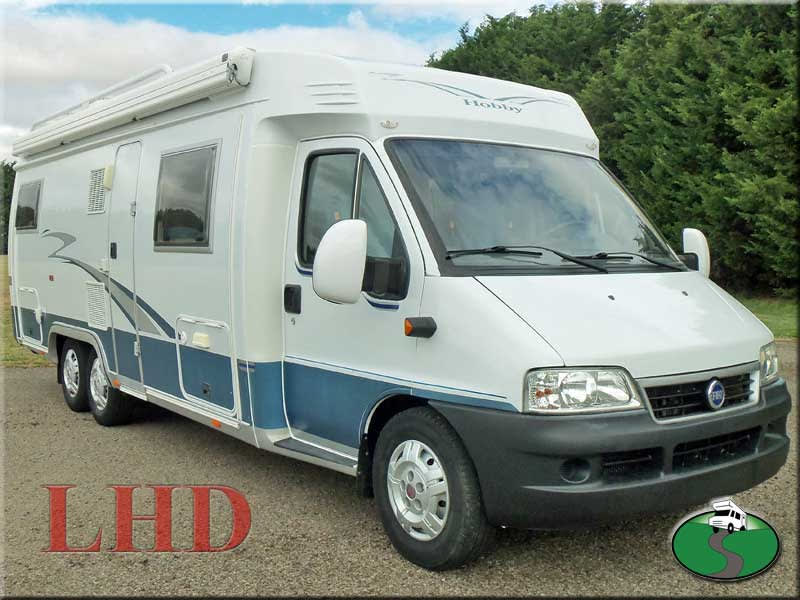 2006 Hobby 700 White/blue