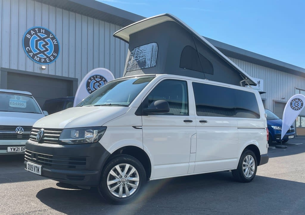 2019 Volkswagen Transporter White