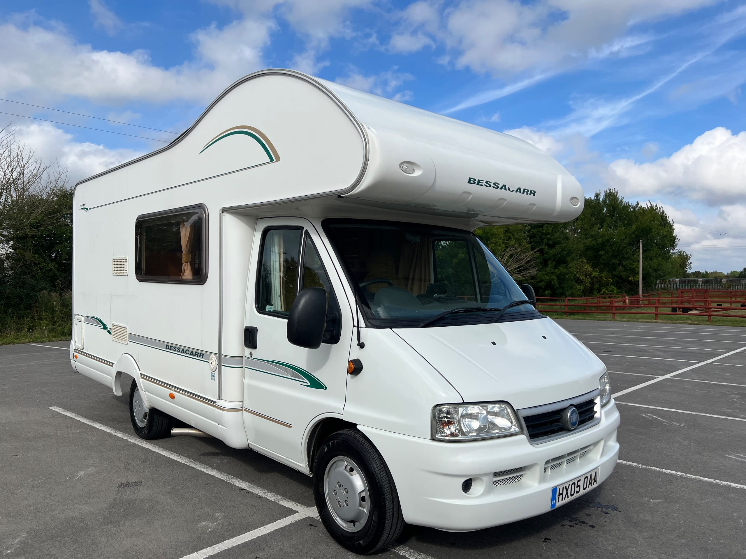 2005 Bessacarr E445 White