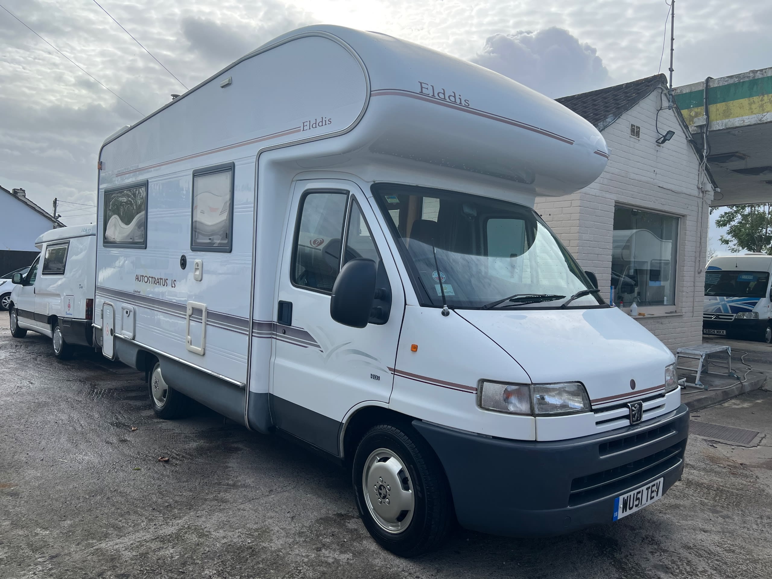2002 Elddis Autostratus White