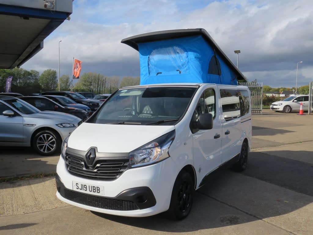 2019 Renault Trafic White