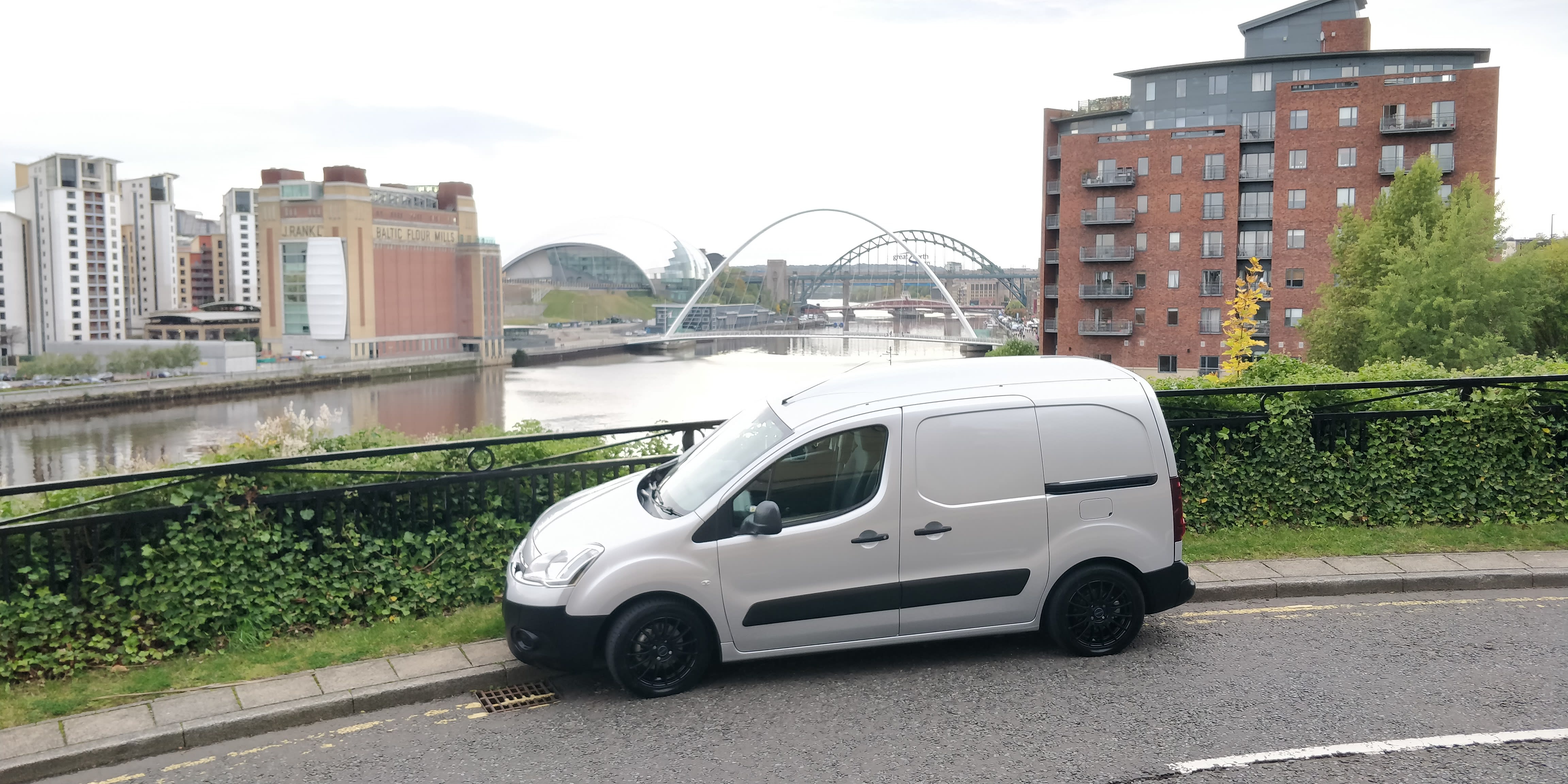 Berlingo Campervan With Bicycle Rack, 2 Beds. Day Van / M...