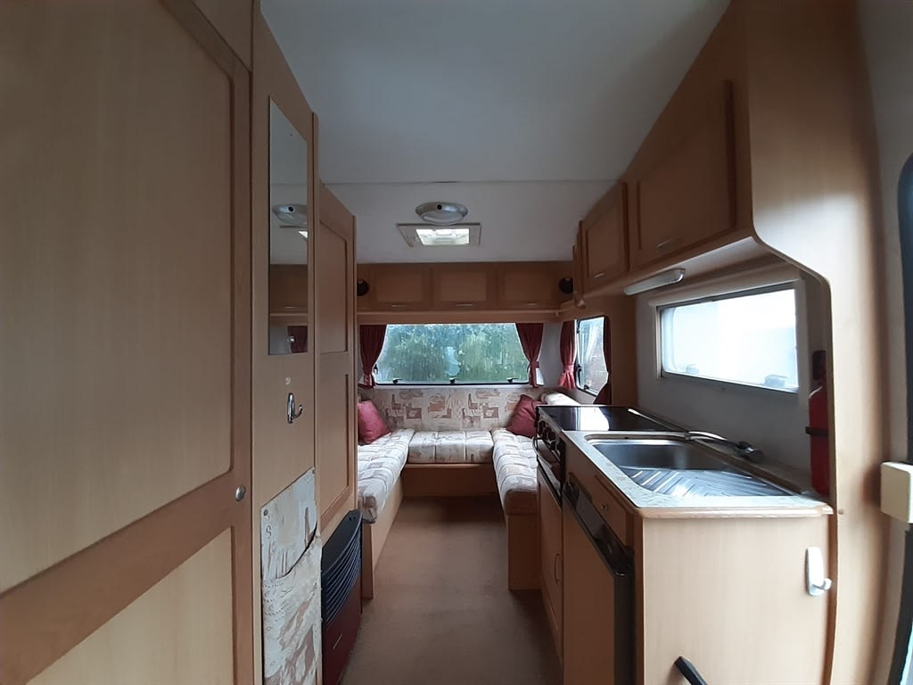 2002 Compass Avantgarde White