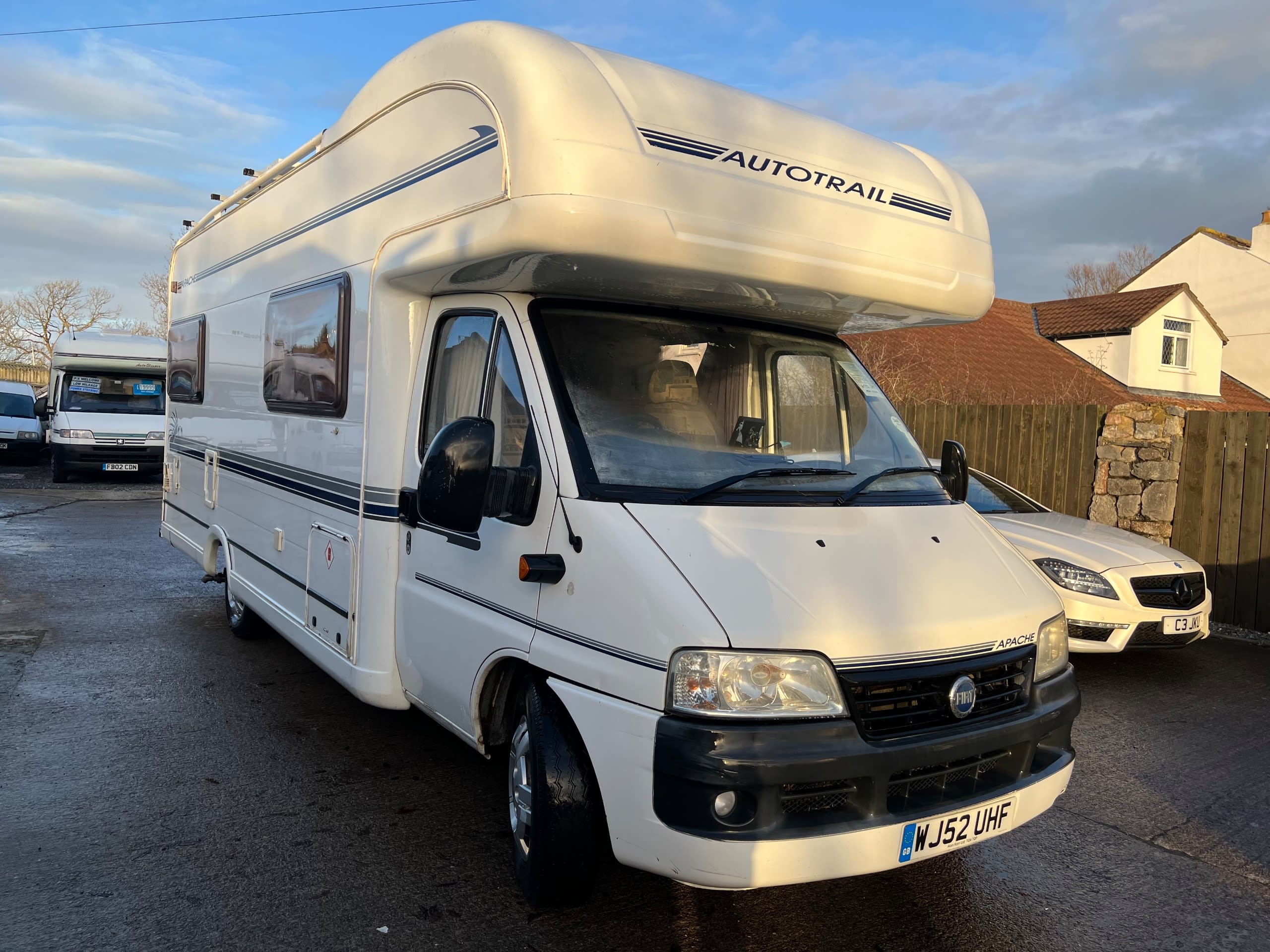 2003 Auto Trail Apache 700 Hi-line White
