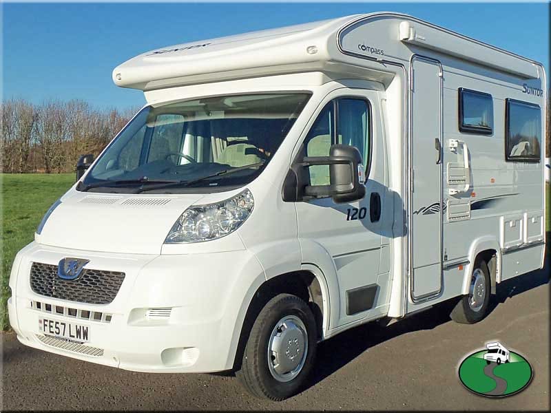 2007 Compass Avantgarde 120 White