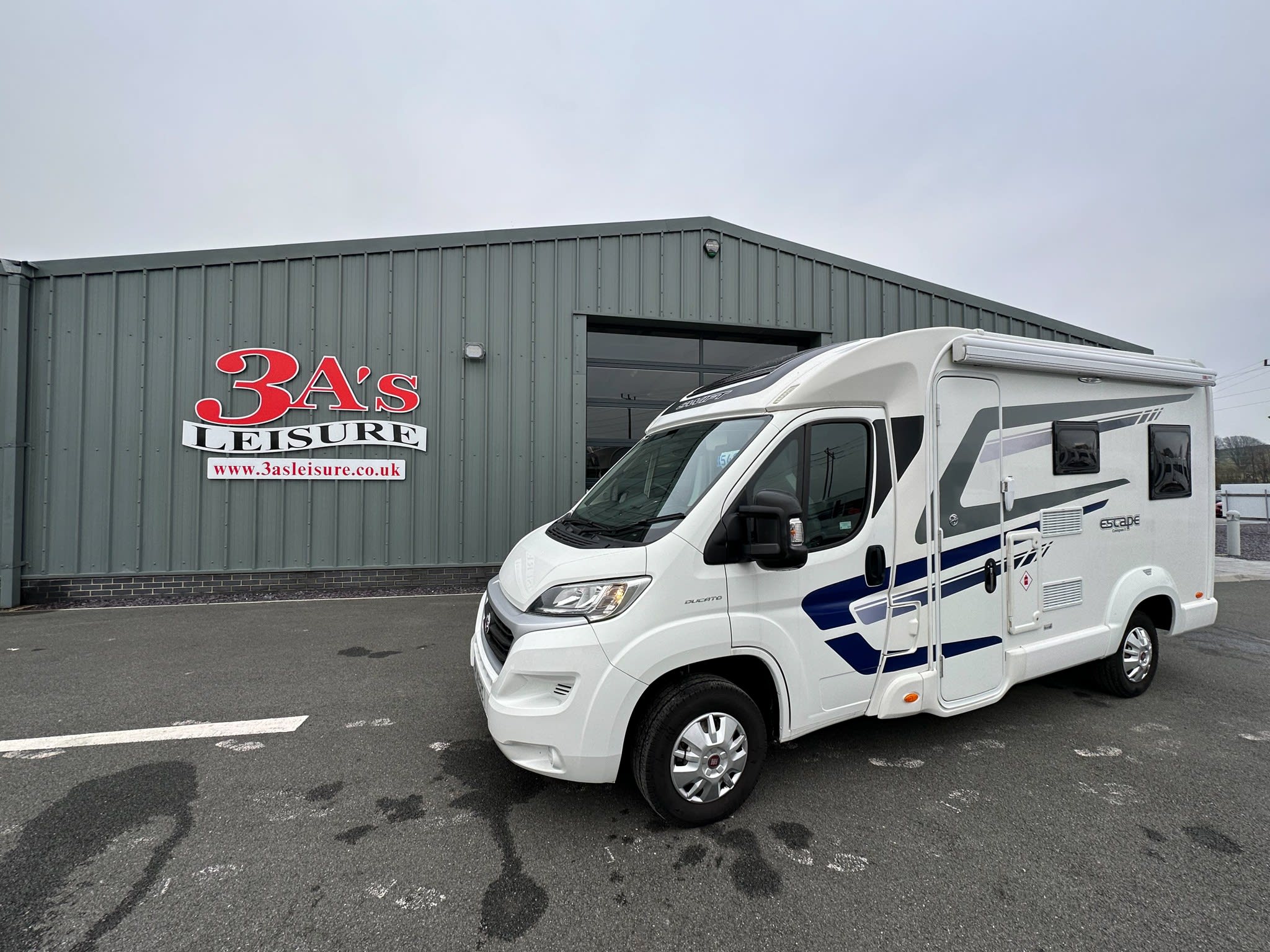 2019 Swift Escape Compact C402