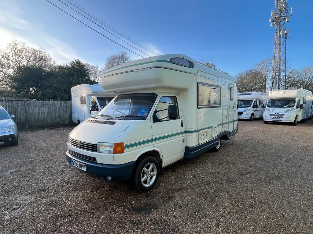 1996 Elddis Explorer White