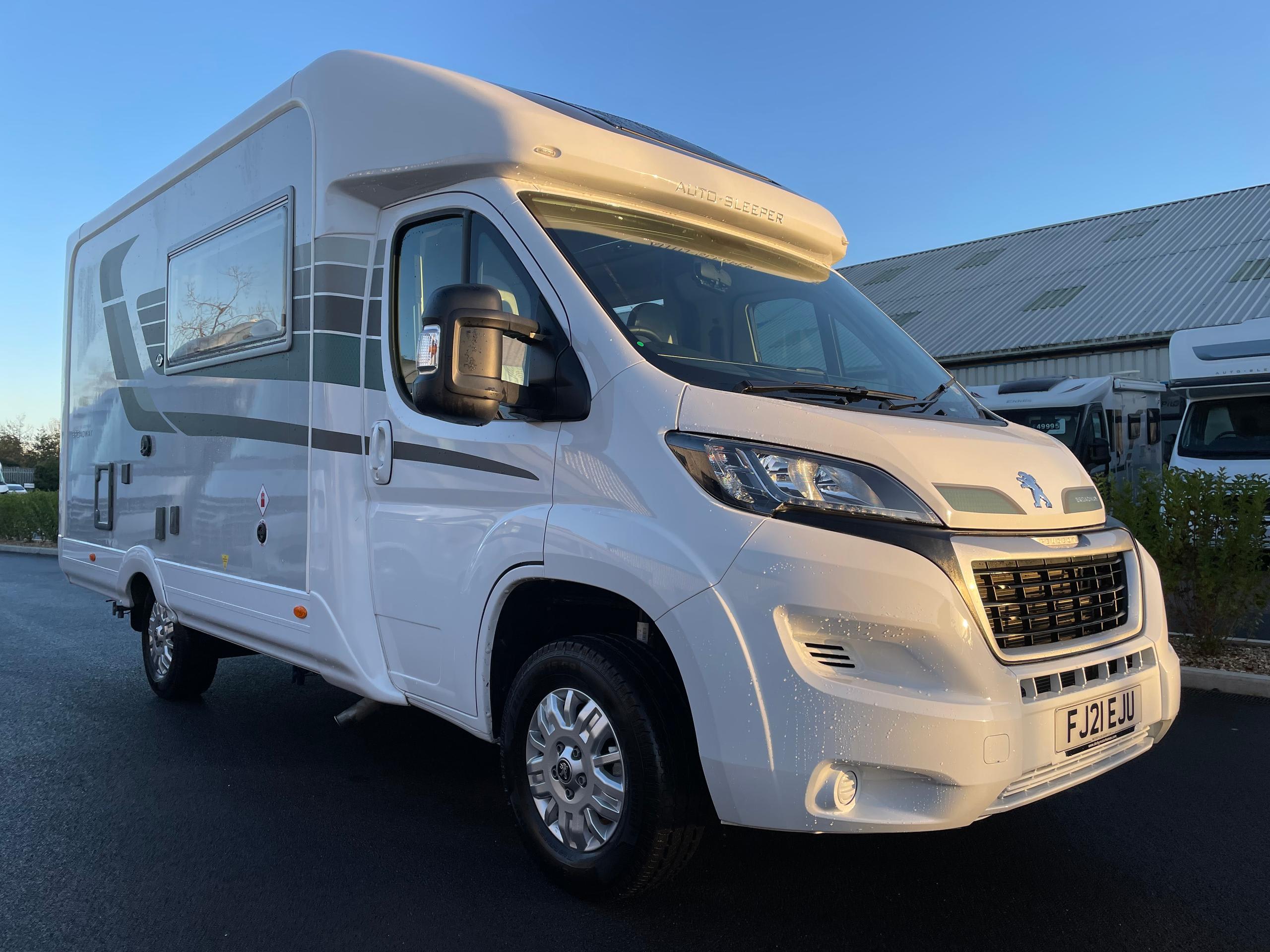 Auto-sleepers Broadway Ek Tb Lp Peugeot Boxer 2.2 Hdi 165bhp