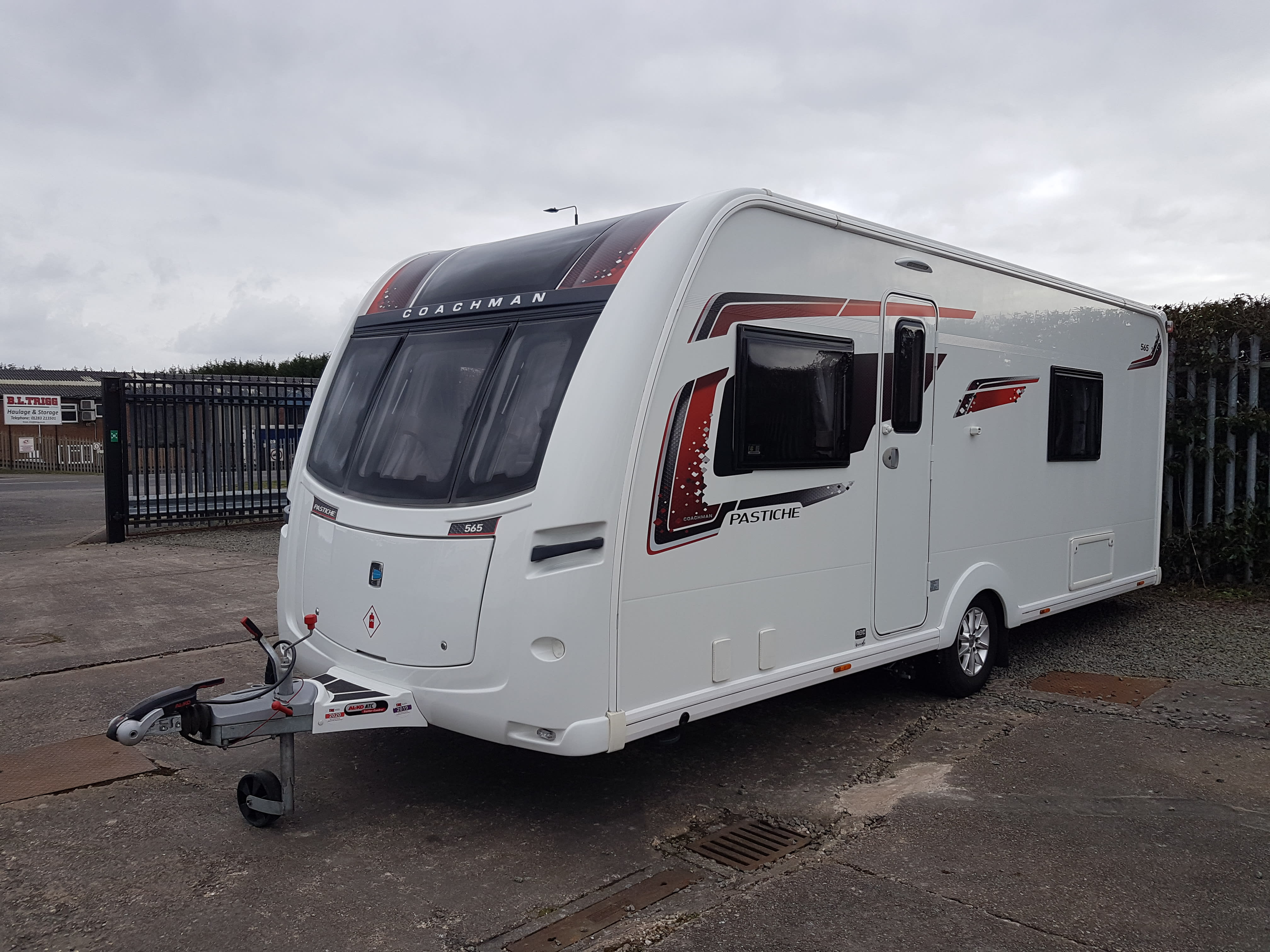 Coachman Pastiche 565 Twin Beds 2018