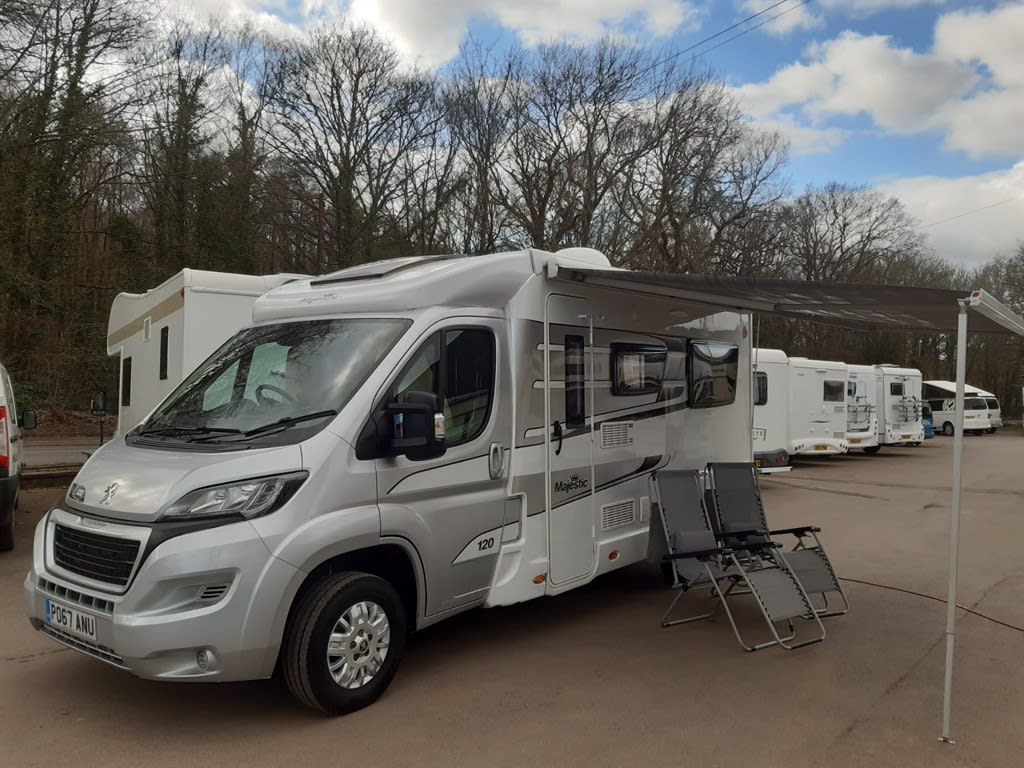 2017 Majestic Elddis White