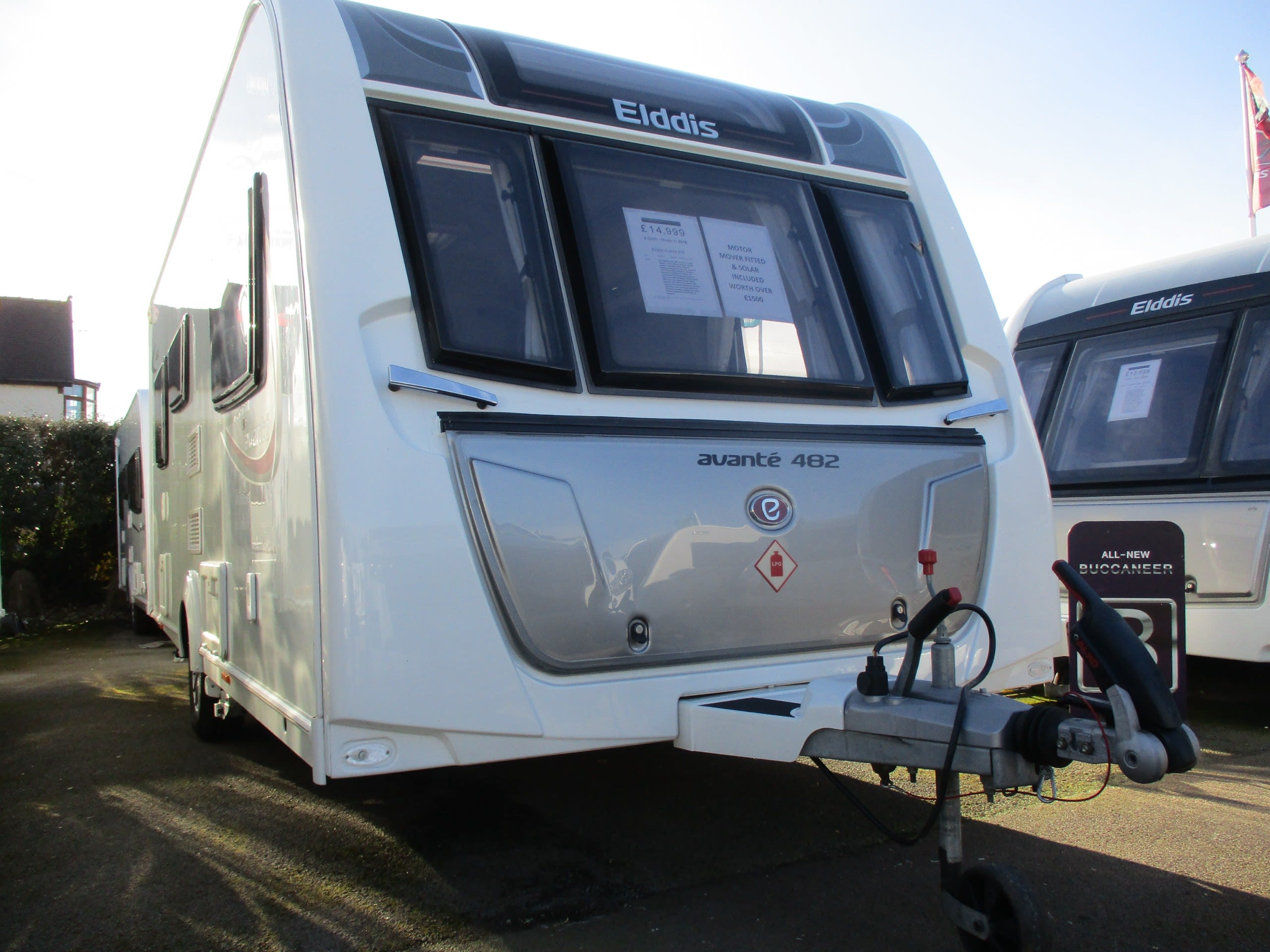 2016 Elddis Avante White