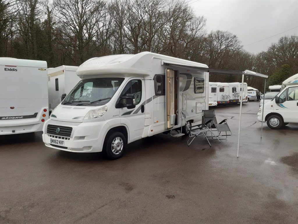 2012 Bessacarr E425 White