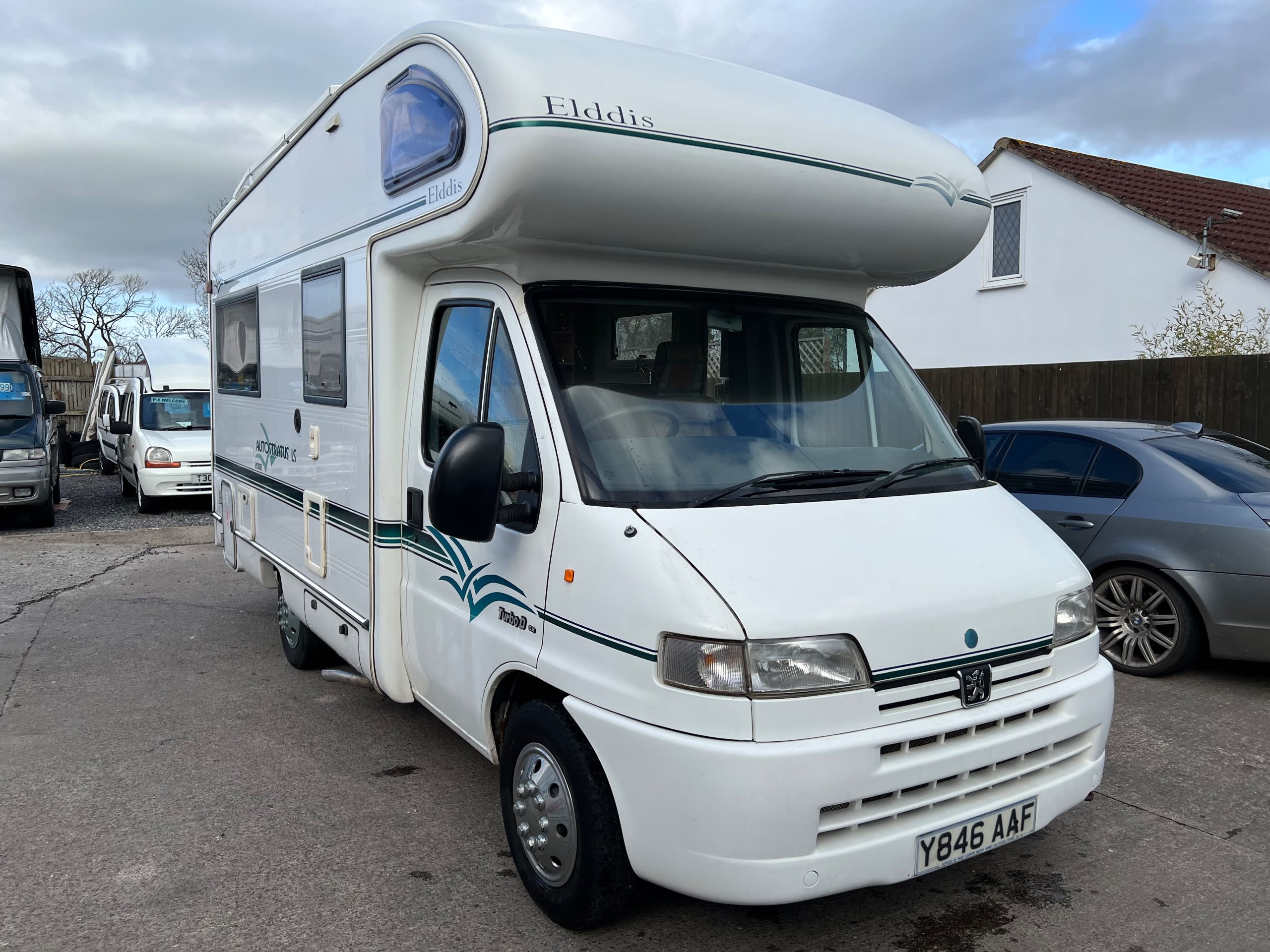 2001 Elddis Autostratus White