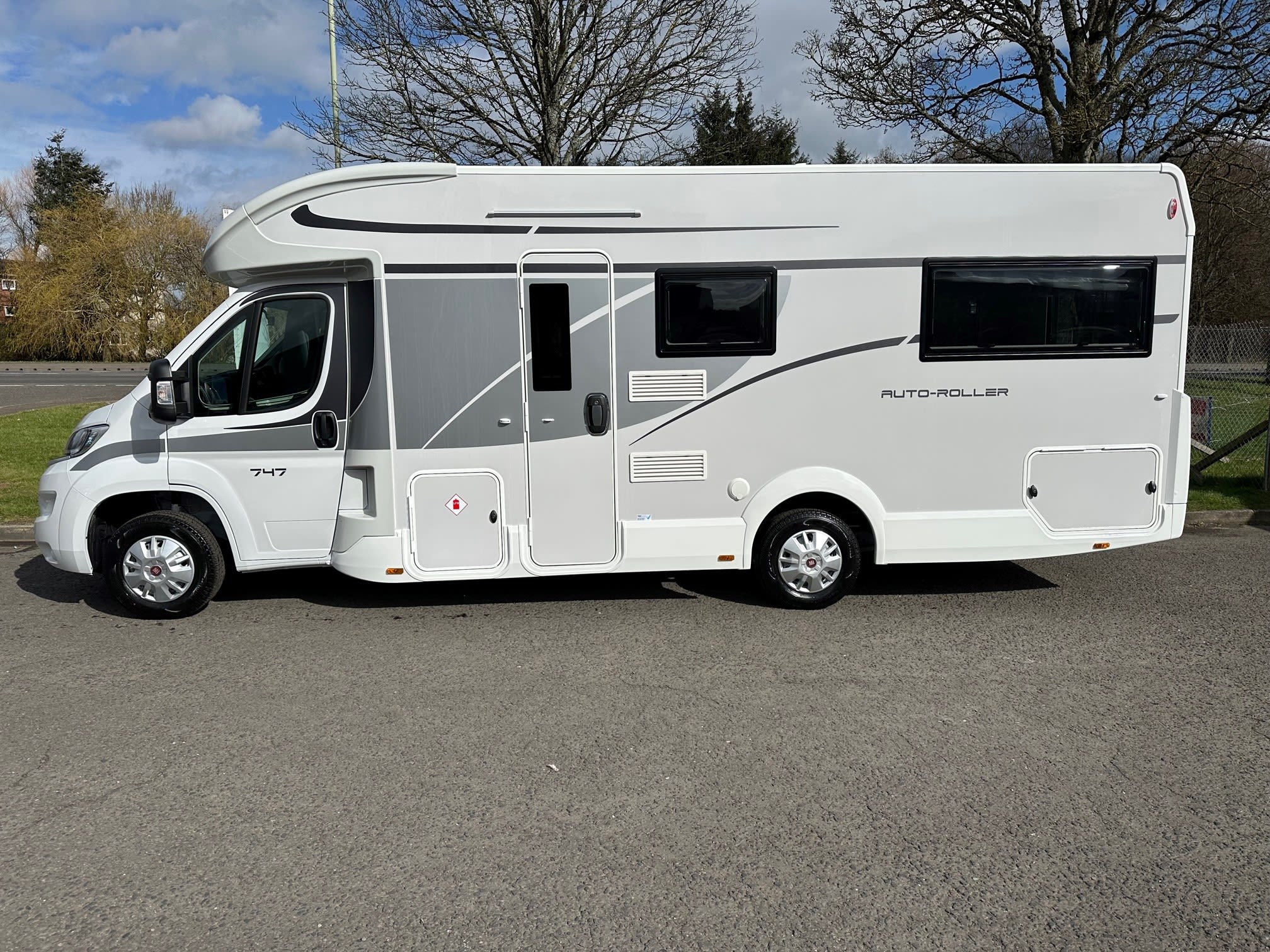 Roller Team Autoroller 747 (fiat) 6 Berth
