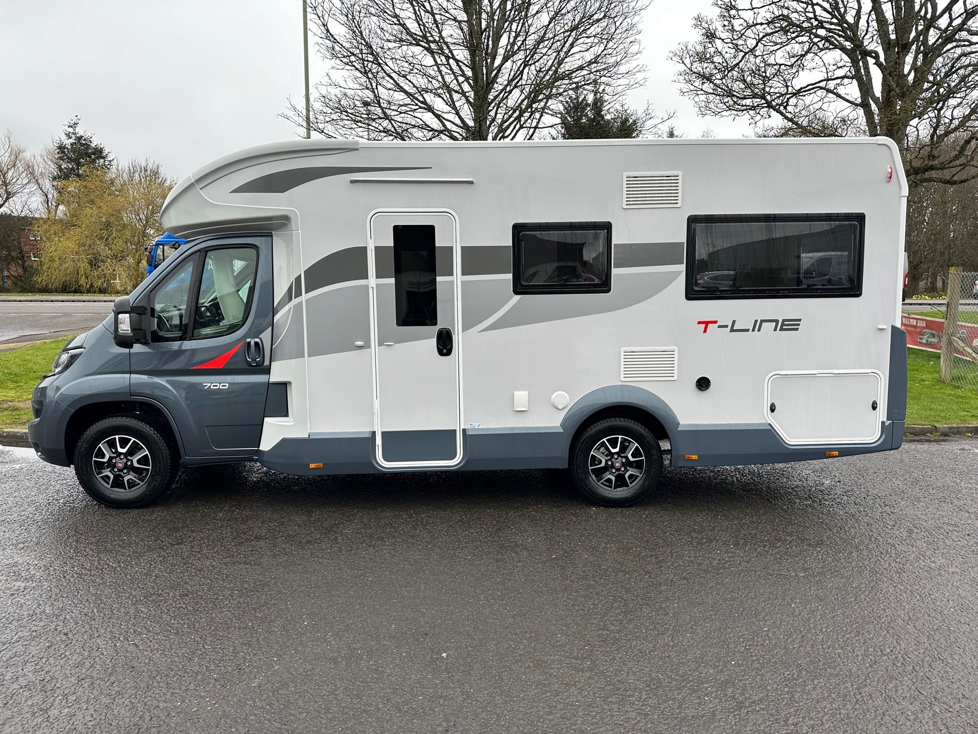 Roller Team T-line 700 6 Berth