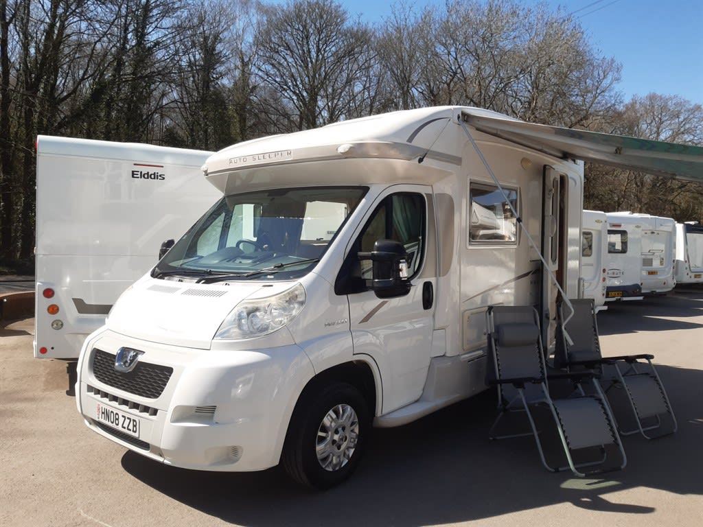 2008 Auto Sleeper Nuevo White