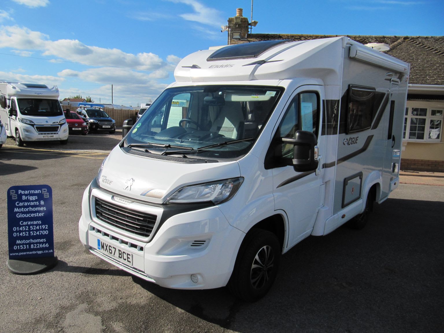 2017 Elddis Autoquest 115 White/black