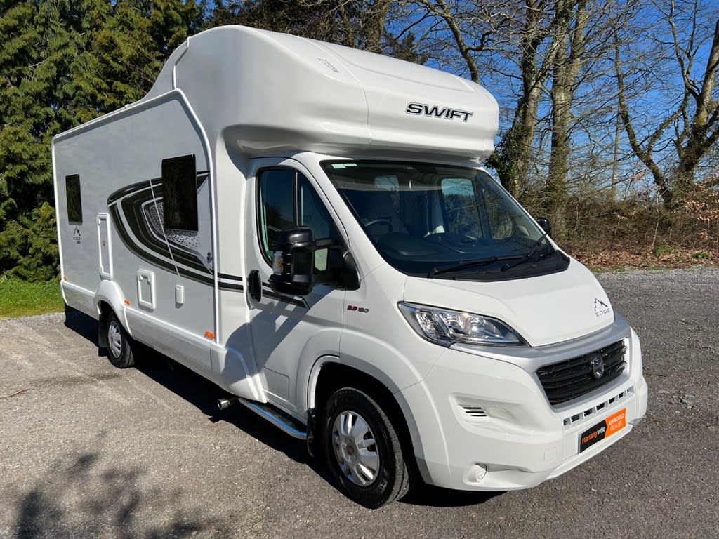 2021 Swift Edge White