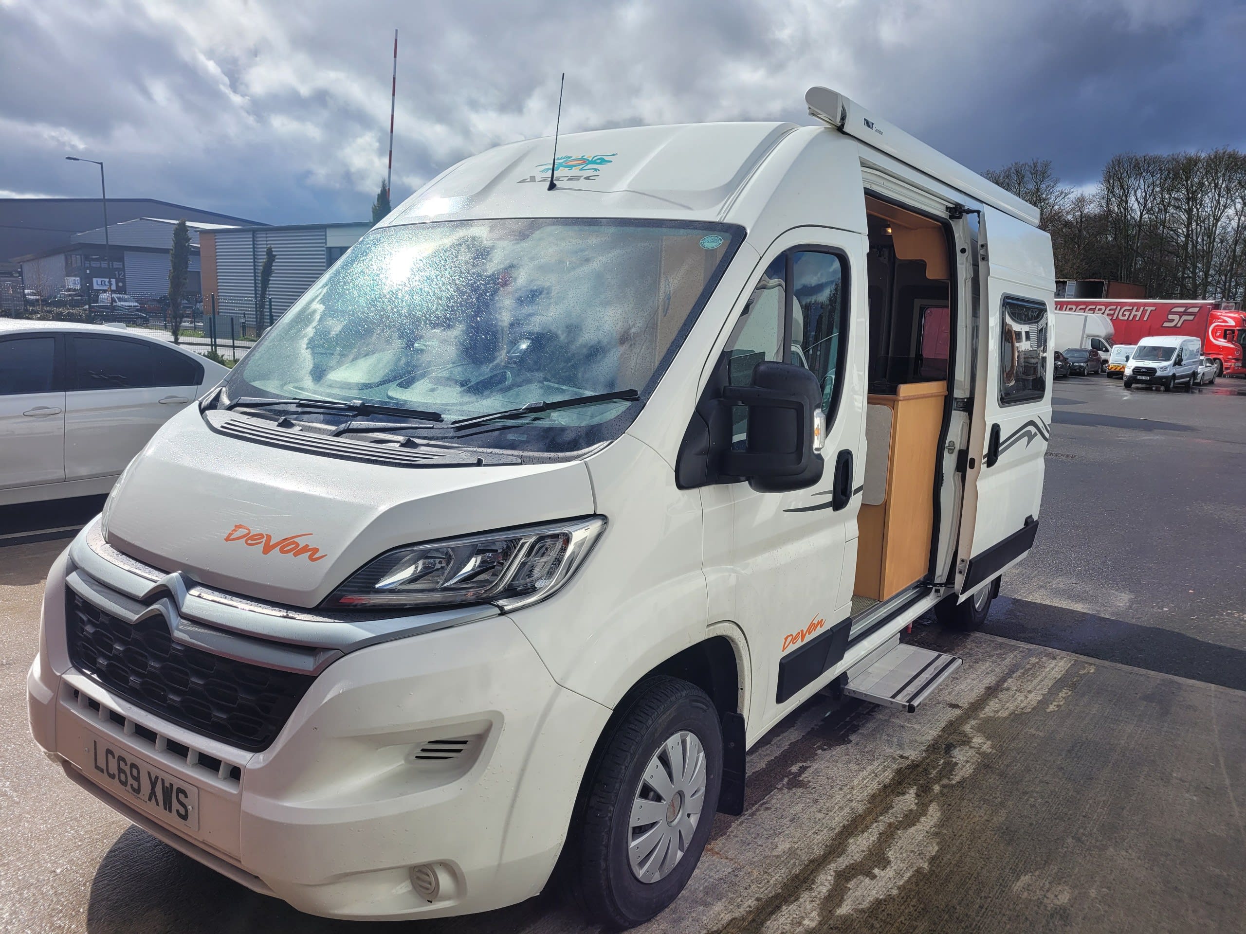 2019 Devon Aztec White