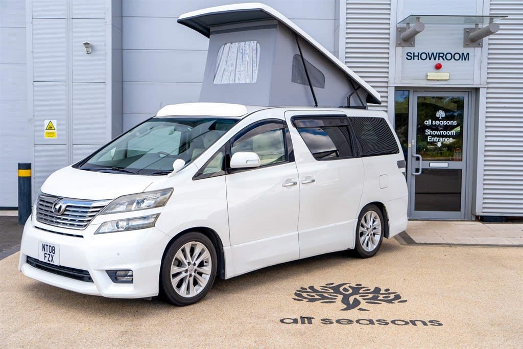 2009 Toyota Alphard White