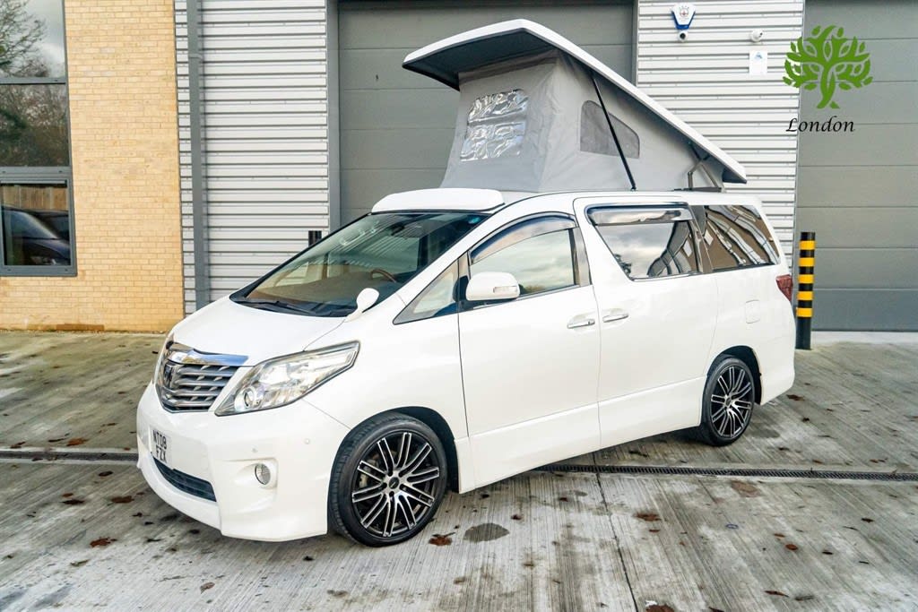 Toyota Alphard White
