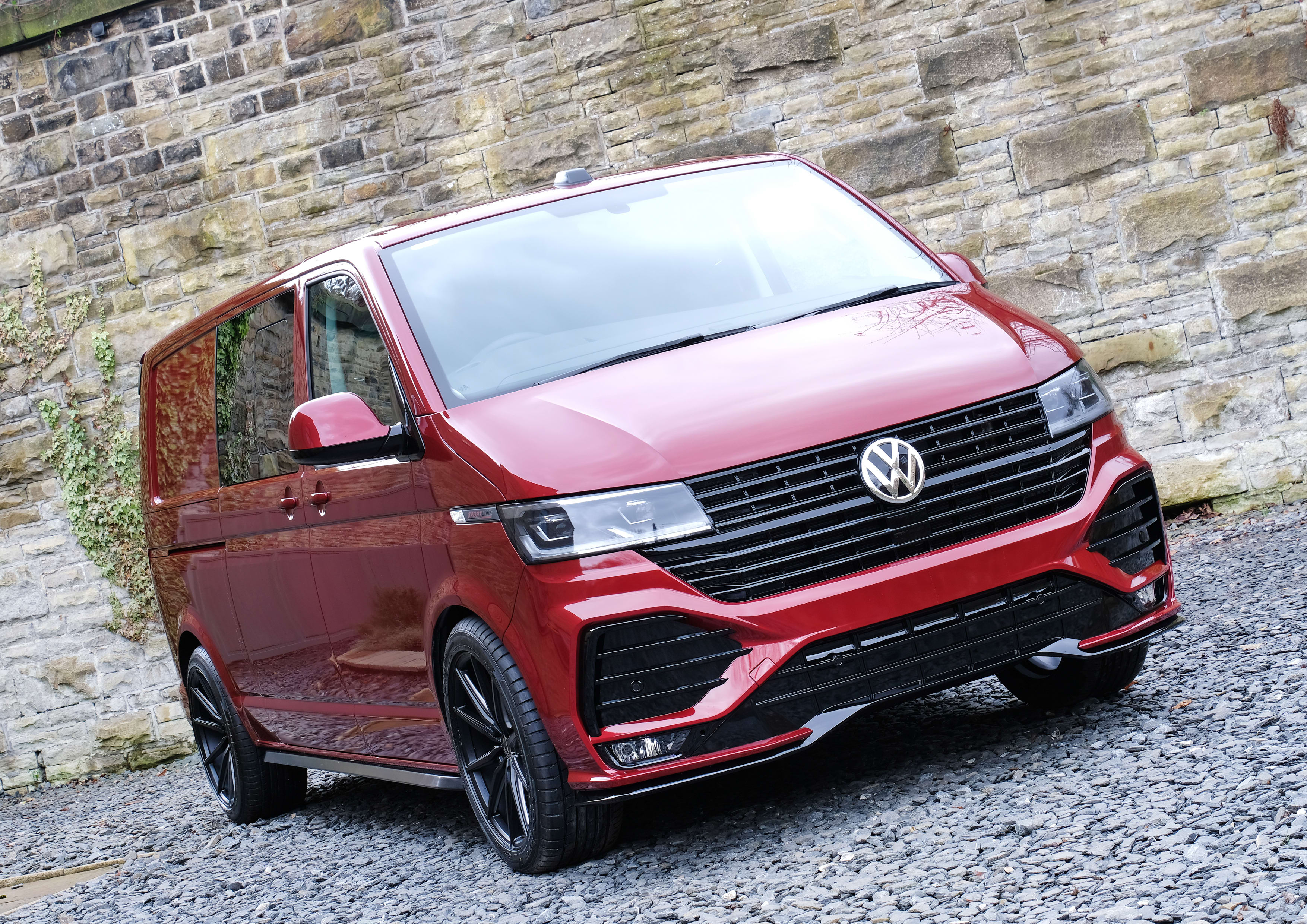 Exploria Sportline – Vw T6.1 Kombi- Fortana Red – Dsg...