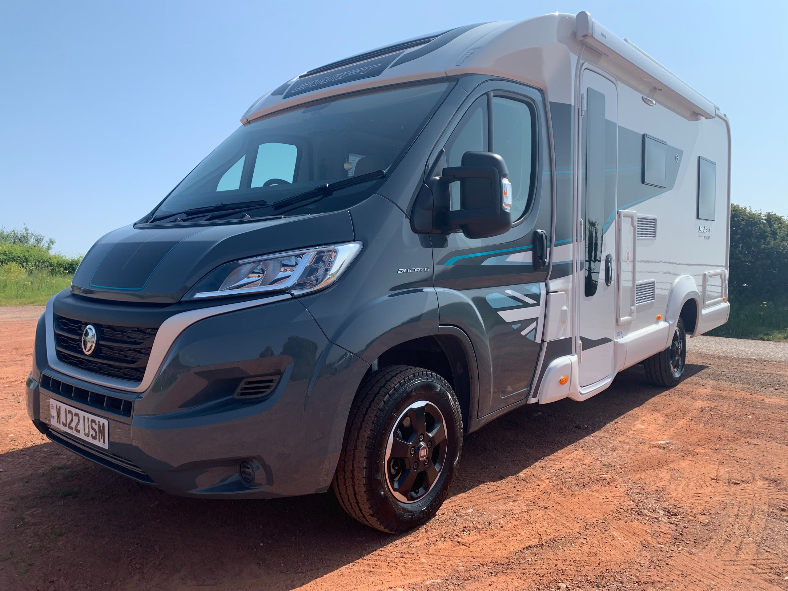 2022 Swift Select Compact C500 Grey/white