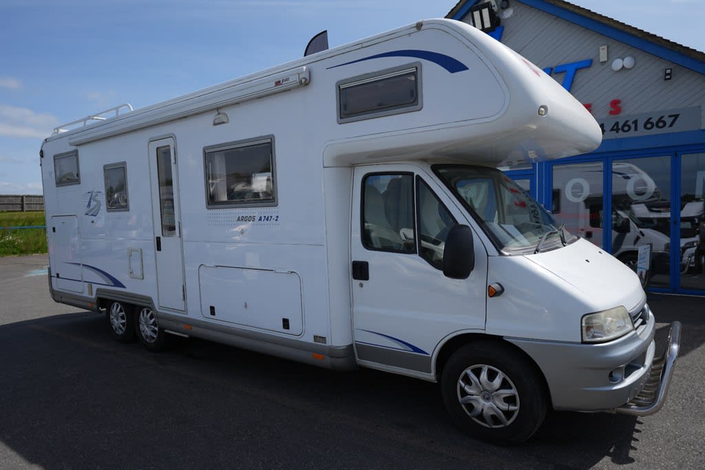 2006 Burstner Argos White