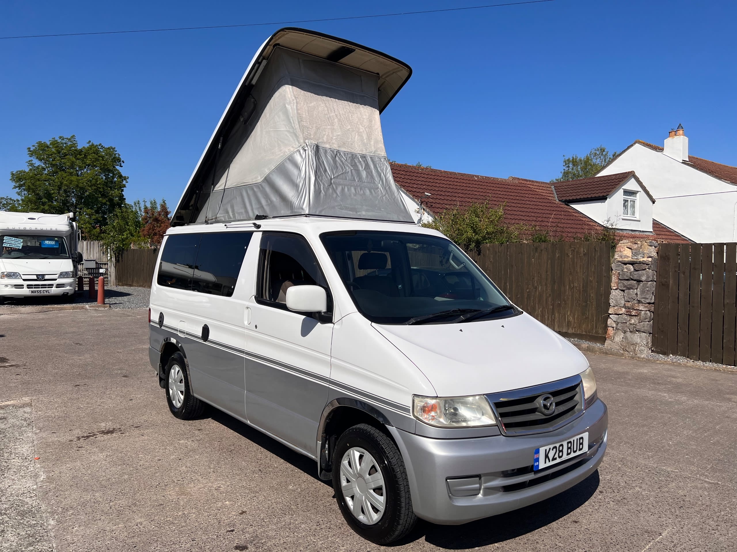 2001 Mazda Bongo White/silver