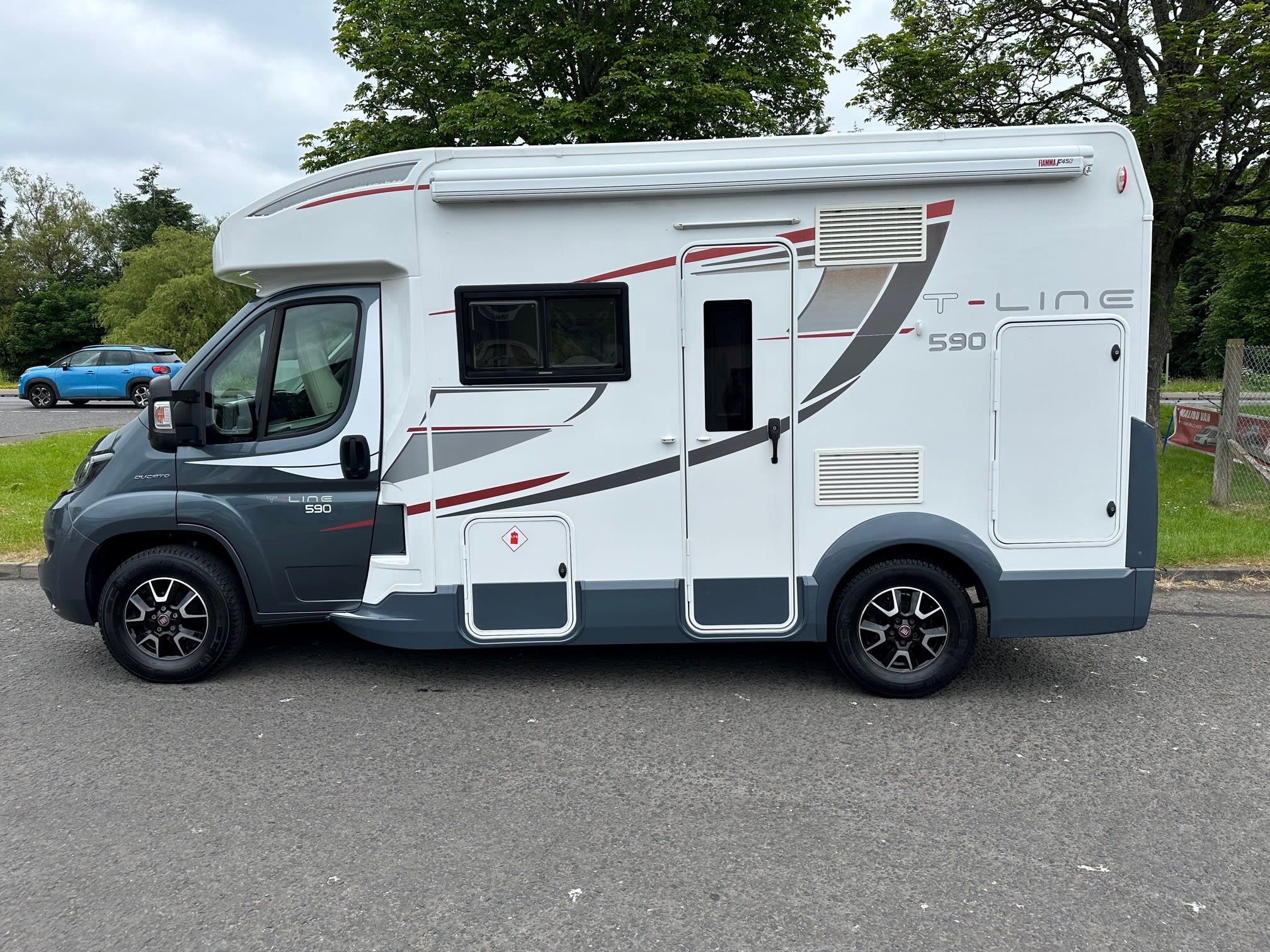 Roller Team T-line 590 (automatic) 4 Berth