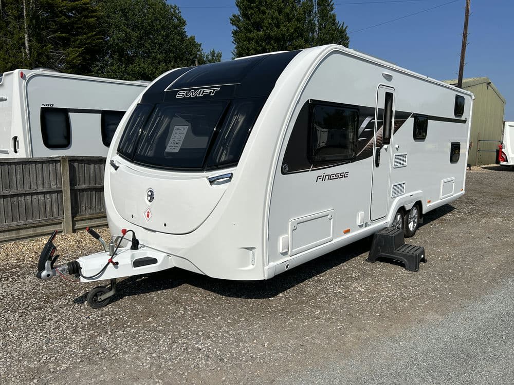 2022 Swift Finesse 865