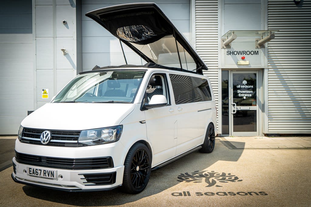 2018 Volkswagen Transporter White