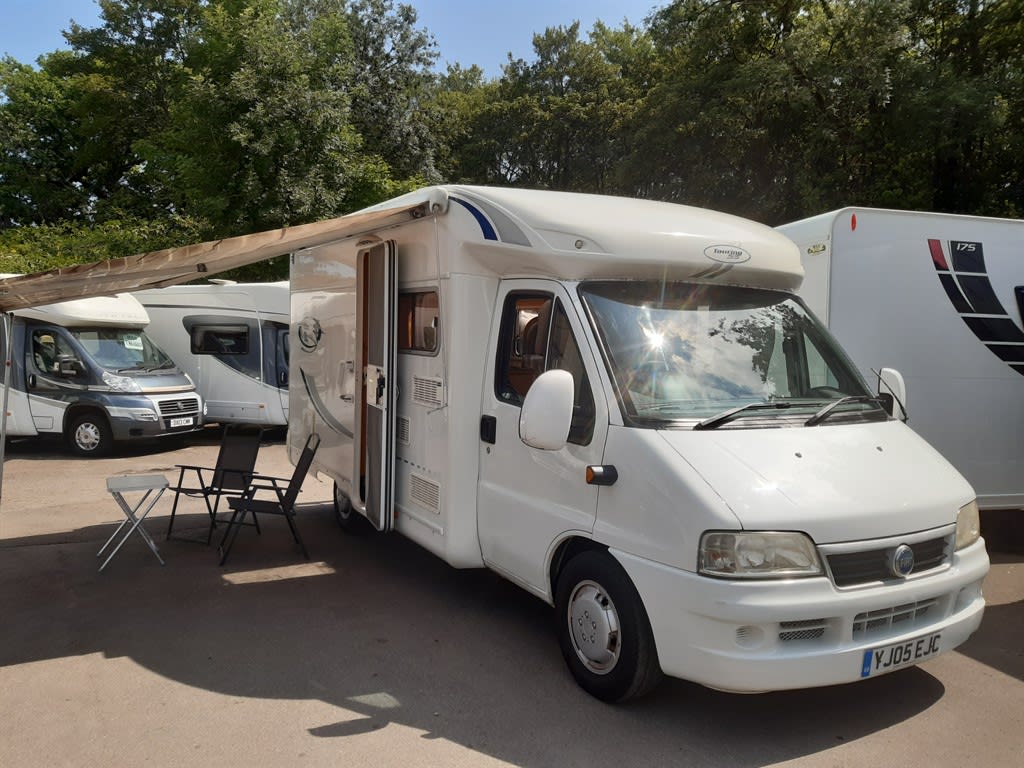 2005 Geist Touring White
