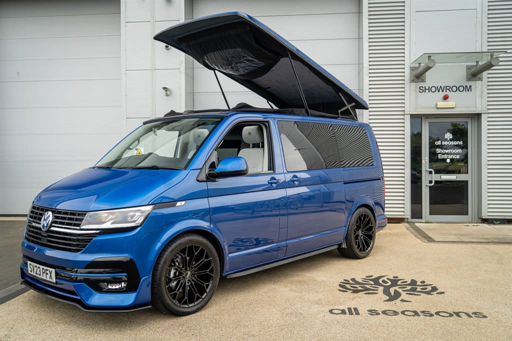 2023 Volkswagen Transporter Blue