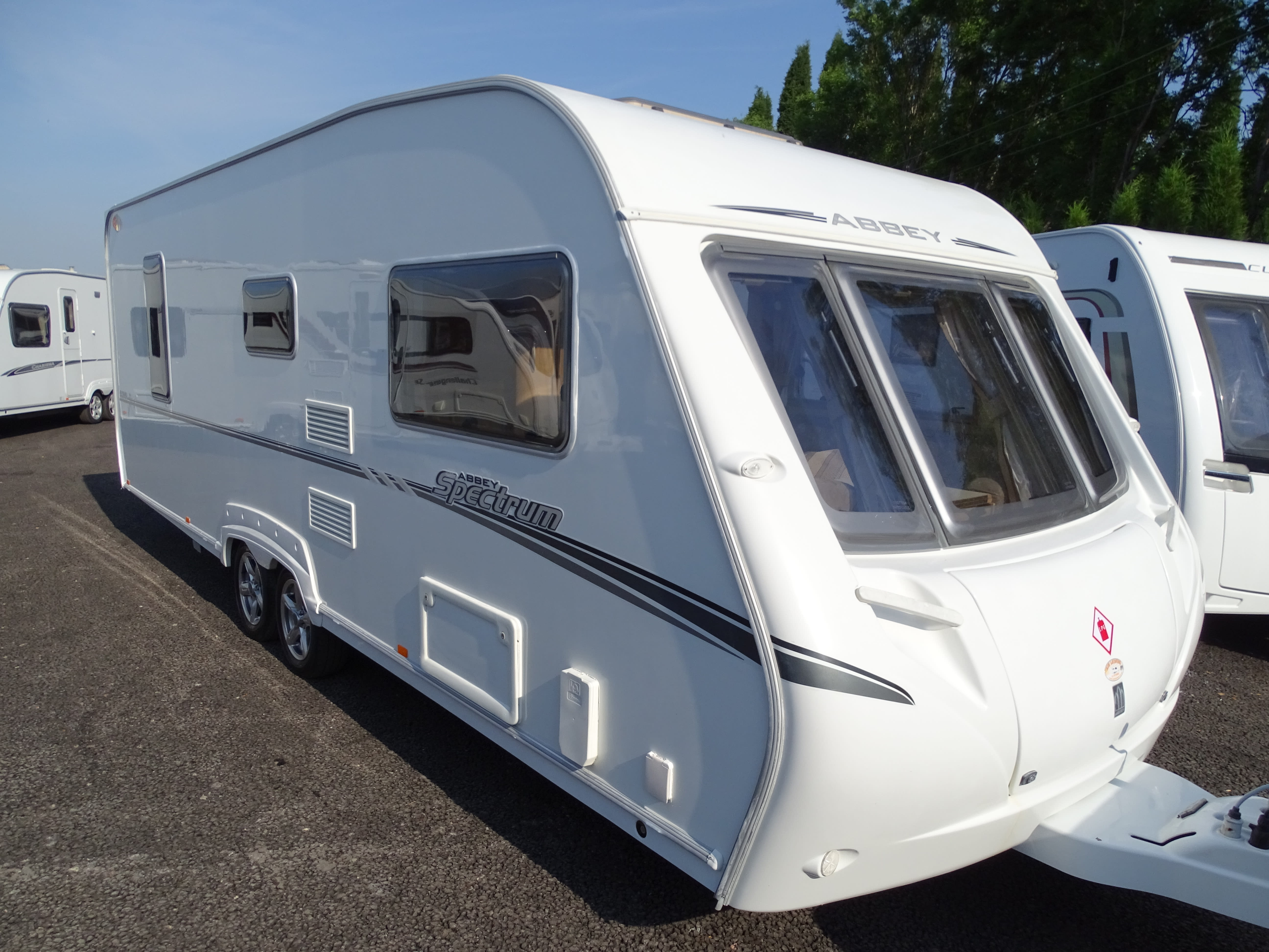 Abbey Spectrum 535 2007 4 Berth Twin Axle Touring Caravan...