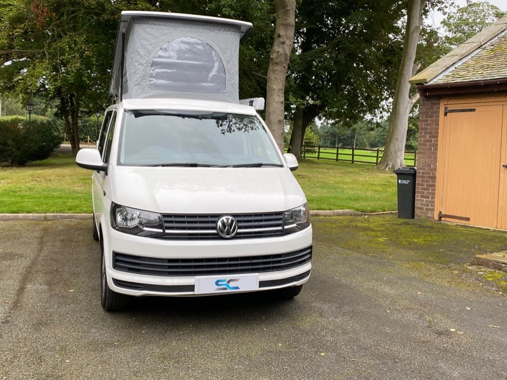 2016 Volkswagen Transporter White