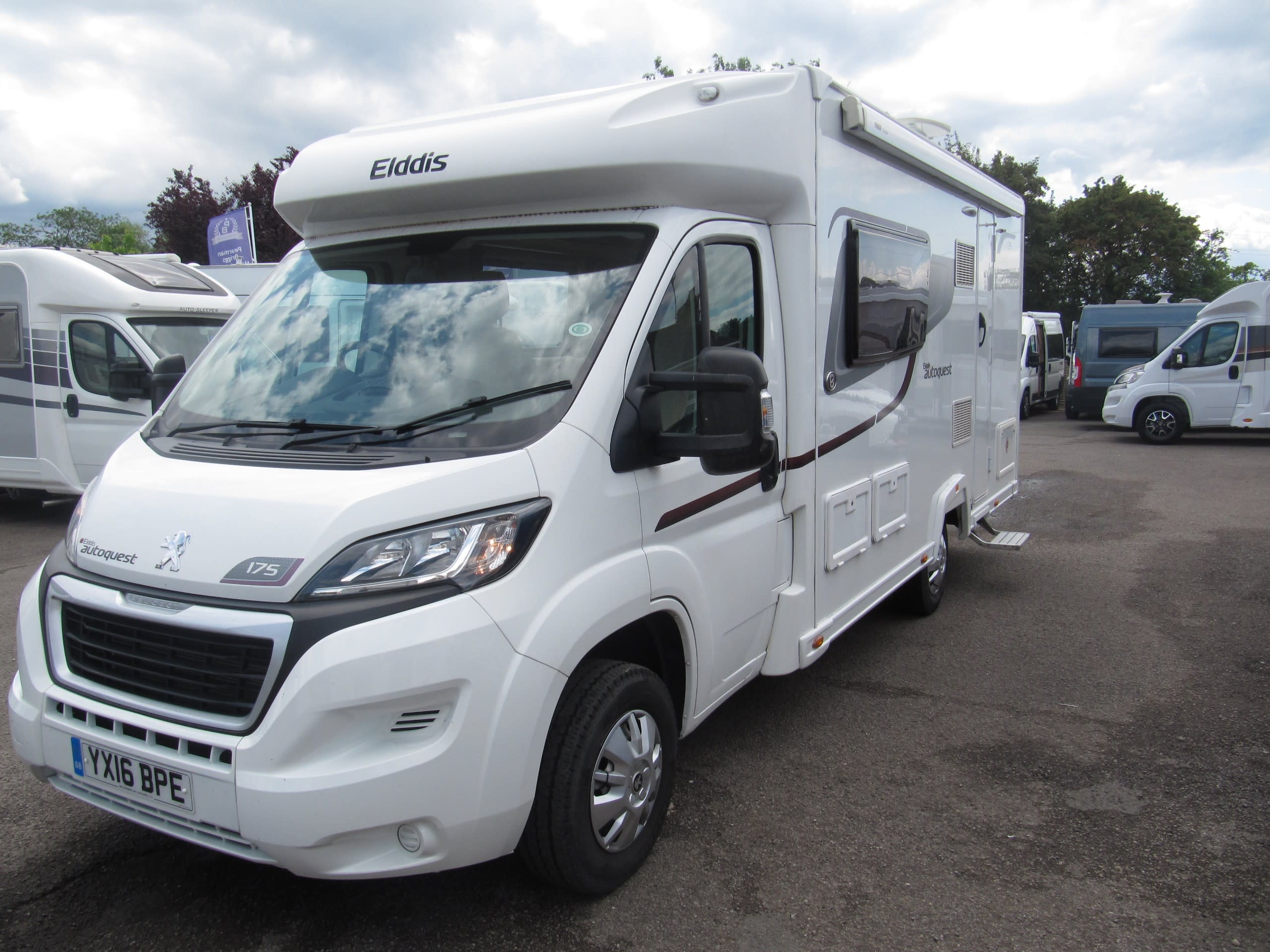 2016 Elddis Autoquest 175 White