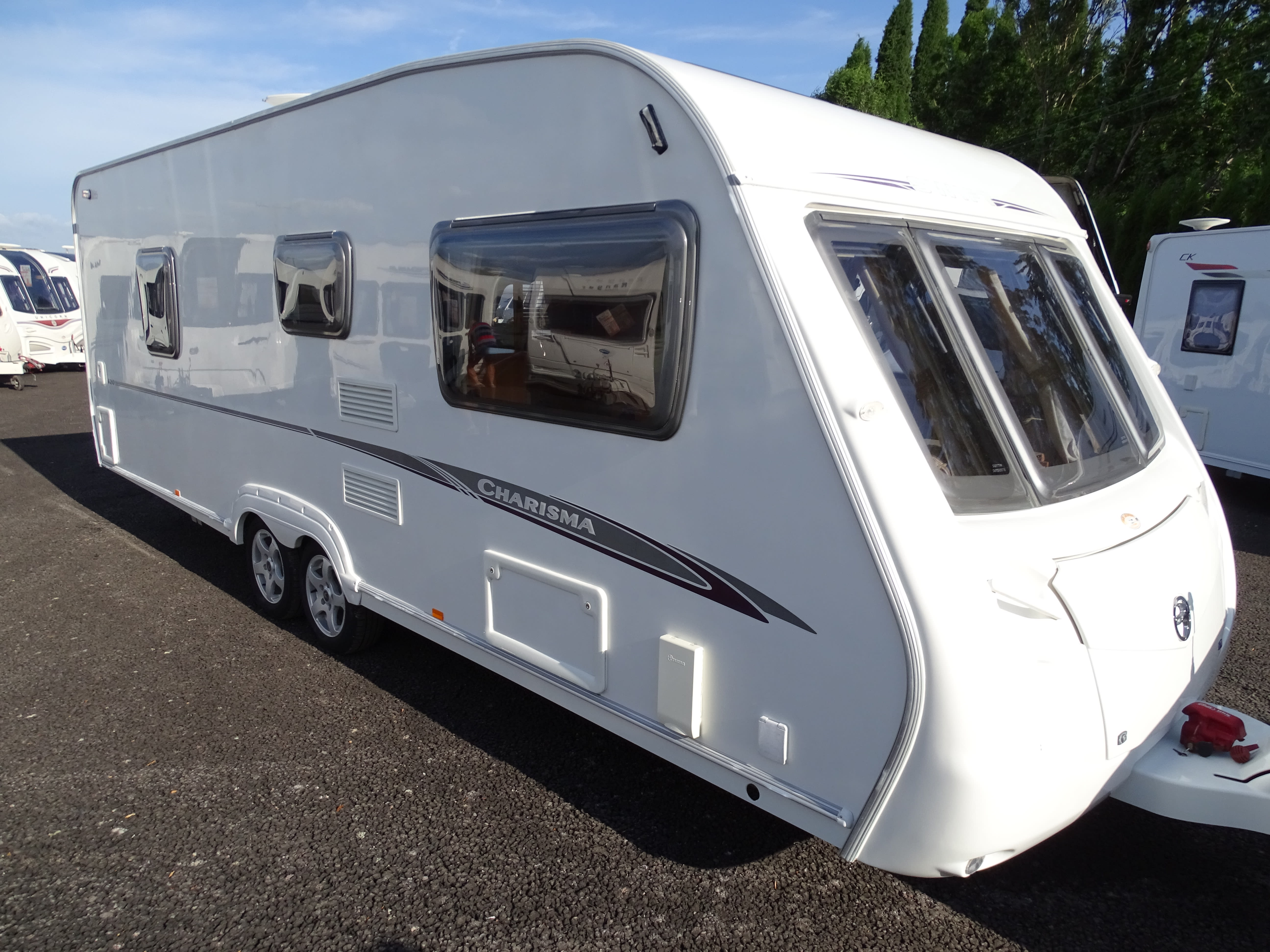 Swift Charisma 620 2007 4 Berth Twin Axle Touring Caravan with Fixed ...