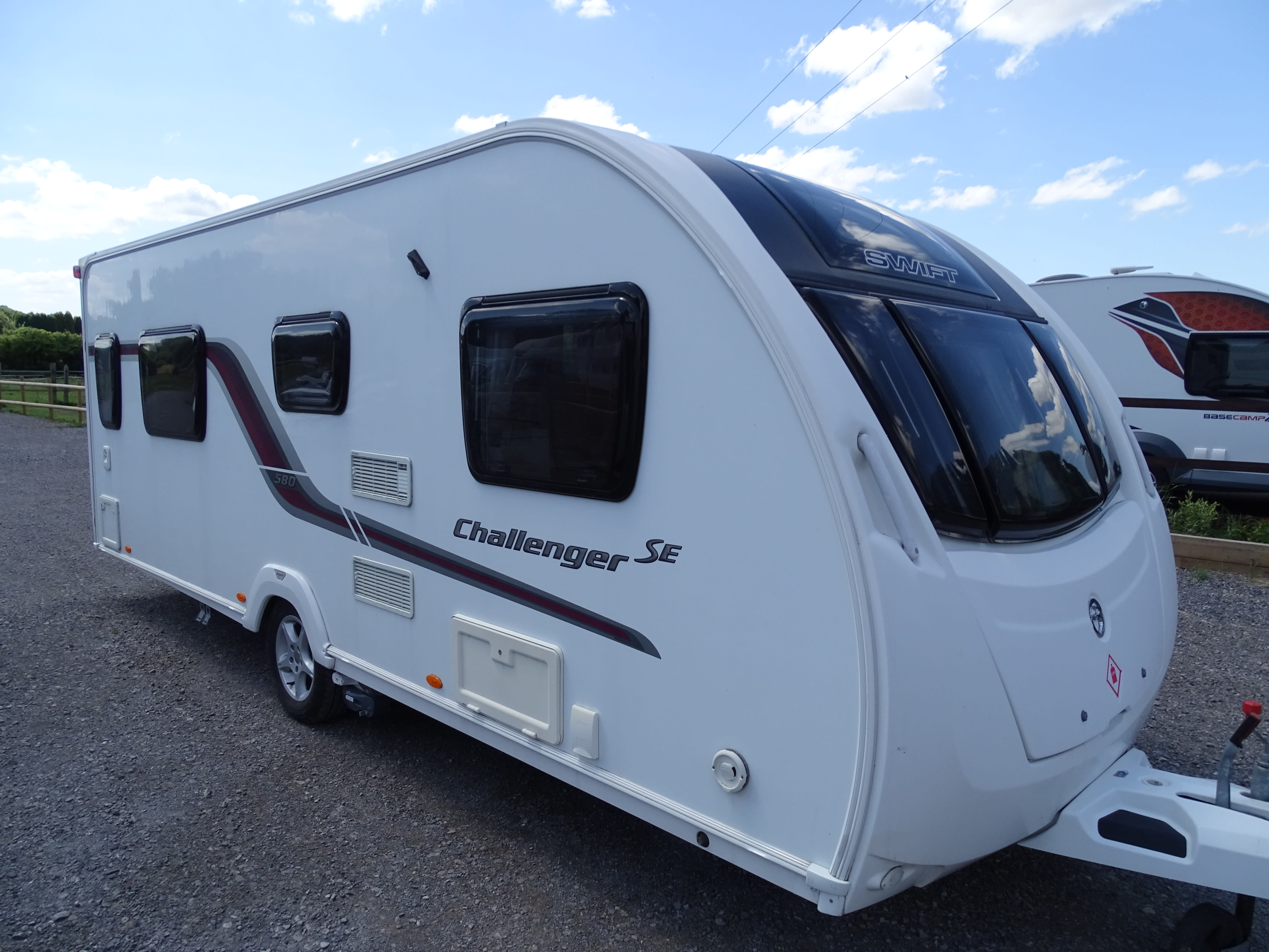 Swift Challenger 580se 2013 4 Berth Single Axle Touring C...