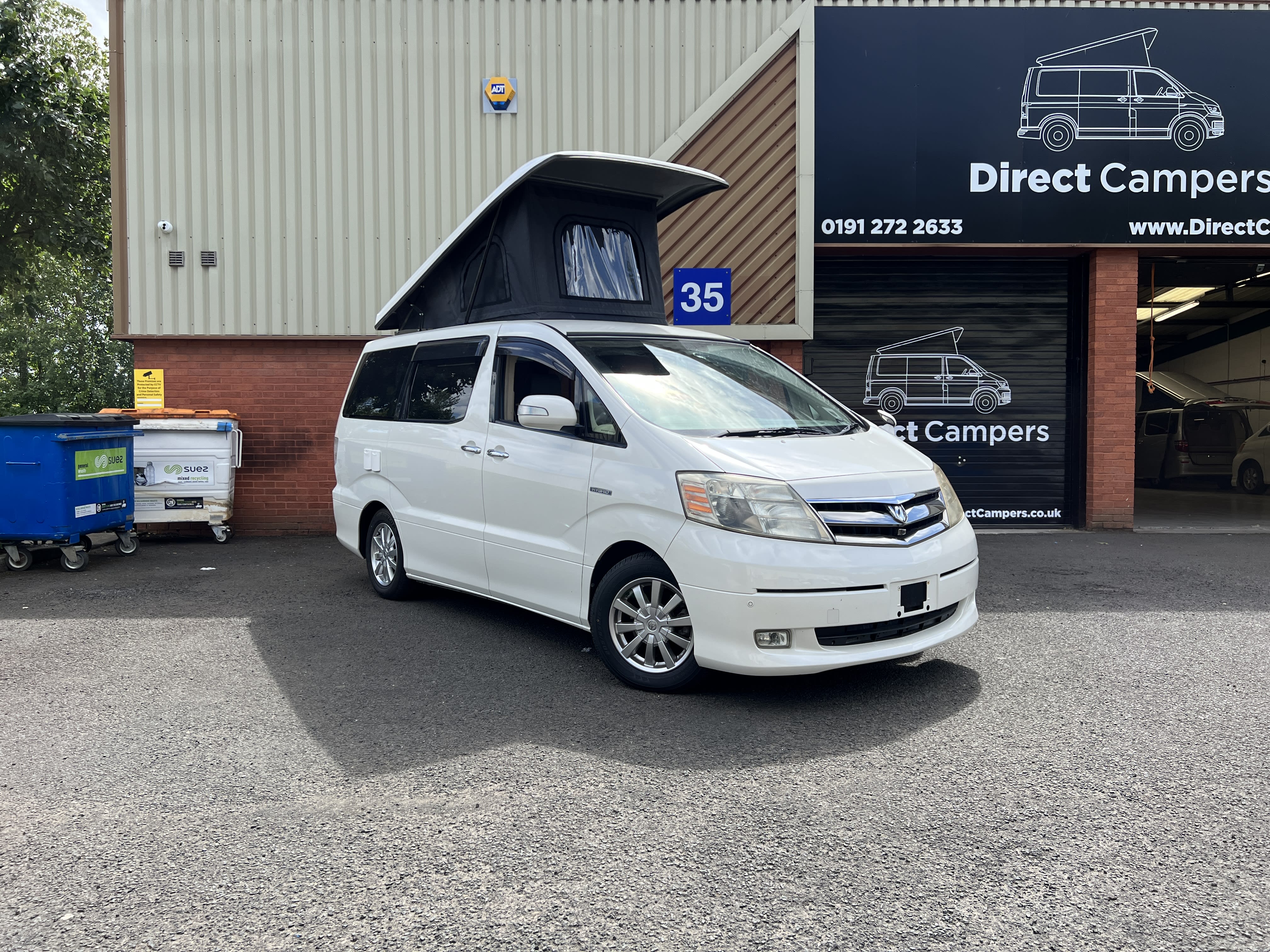 Toyota Alphard Campervan, Luxury Carrick Conversion