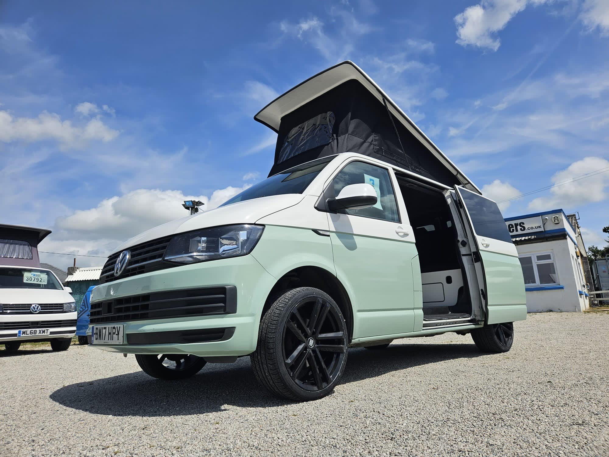 2017 Volkswagen Transporter White