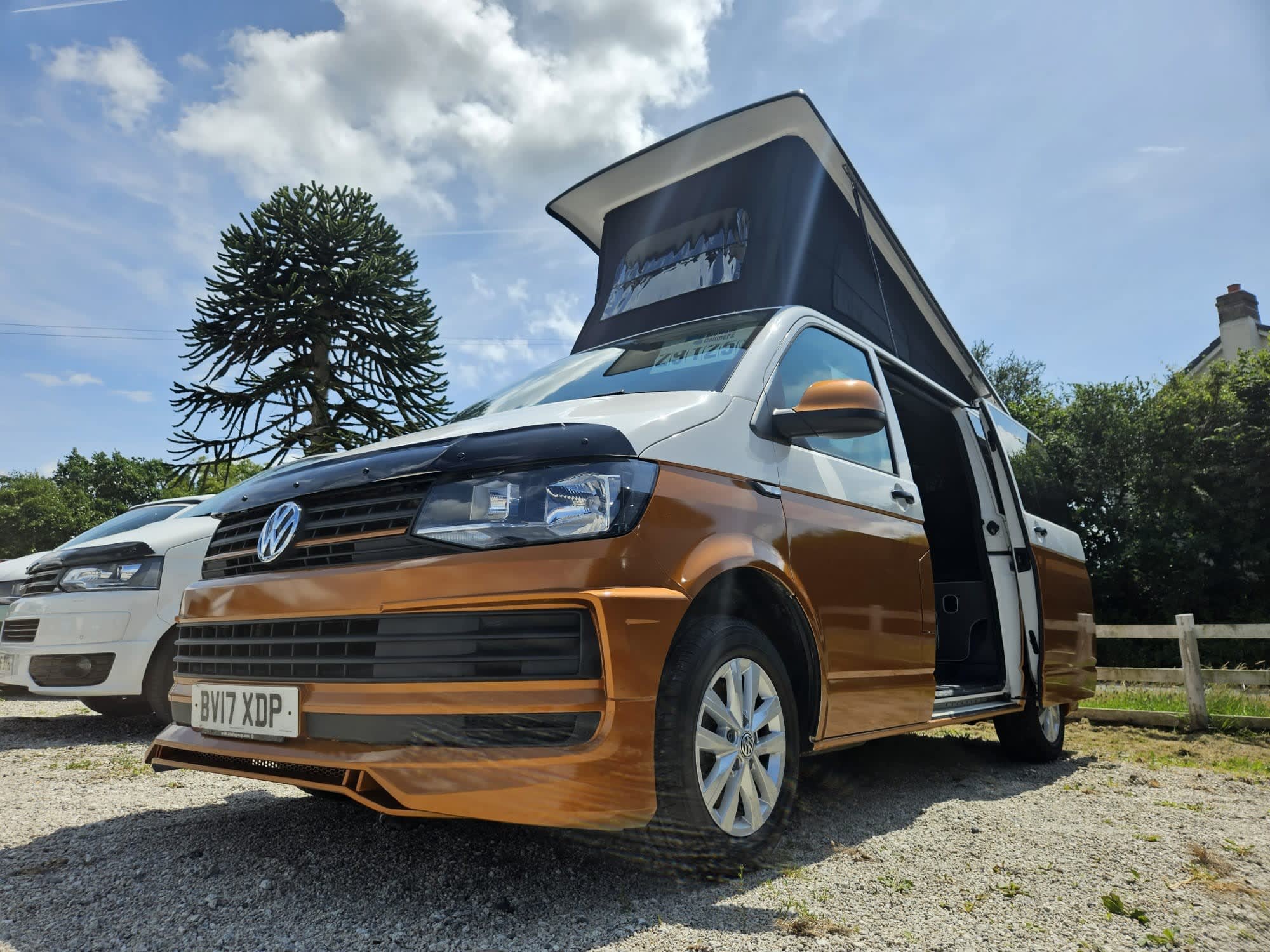 2017 Volkswagen Transporter White