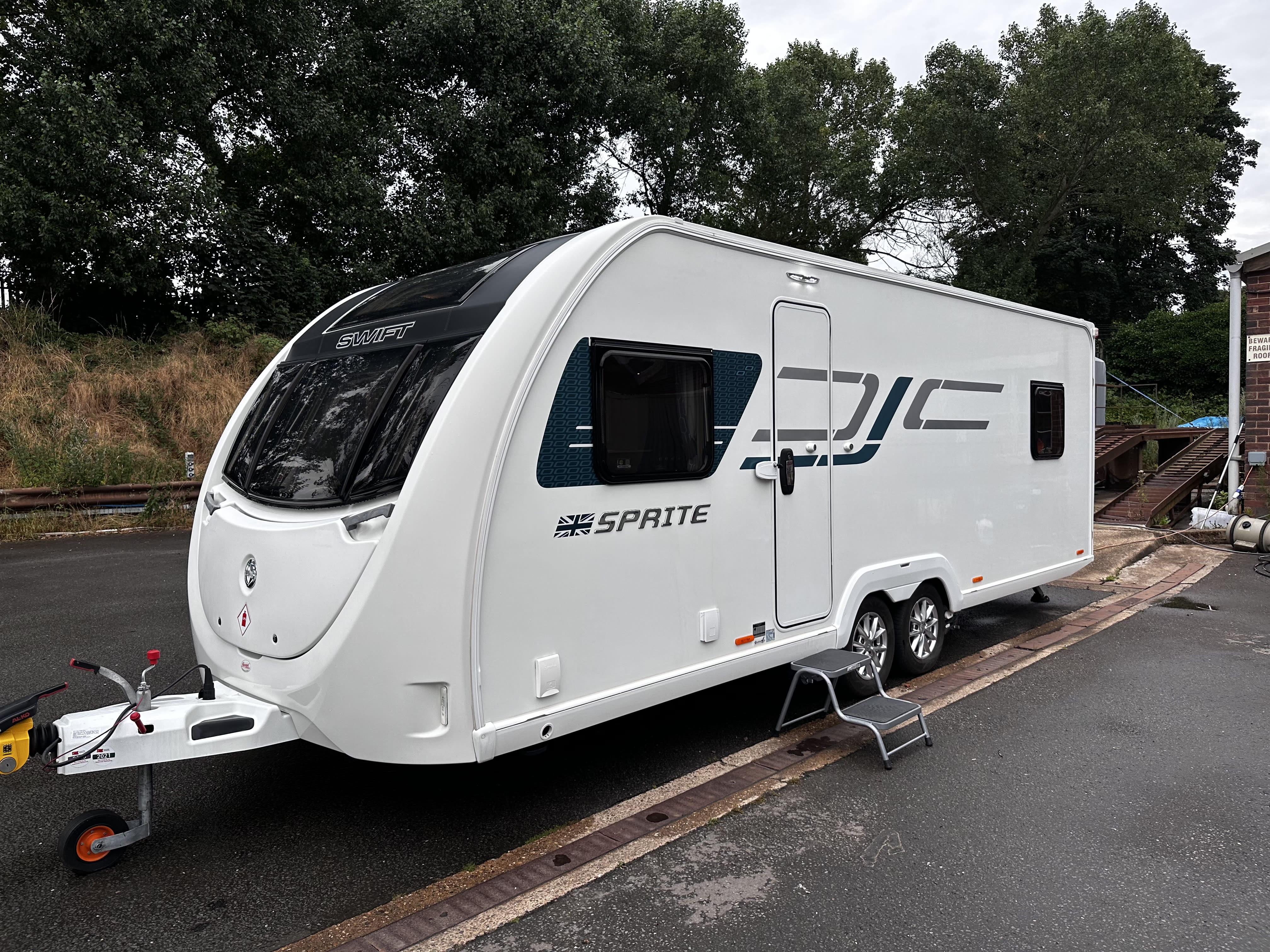 2018 Sprite Quattro Eb Sr All4 Wheels Motor Mover Twin Ax...