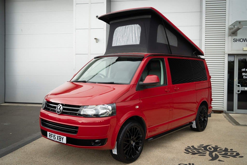 2015 Volkswagen Transporter Red